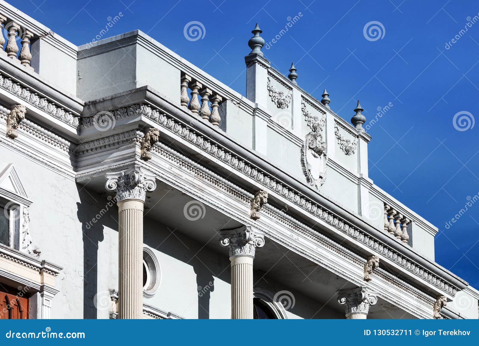 Old Building with a Colonnade Stock Image - Image of arch, beauty ...