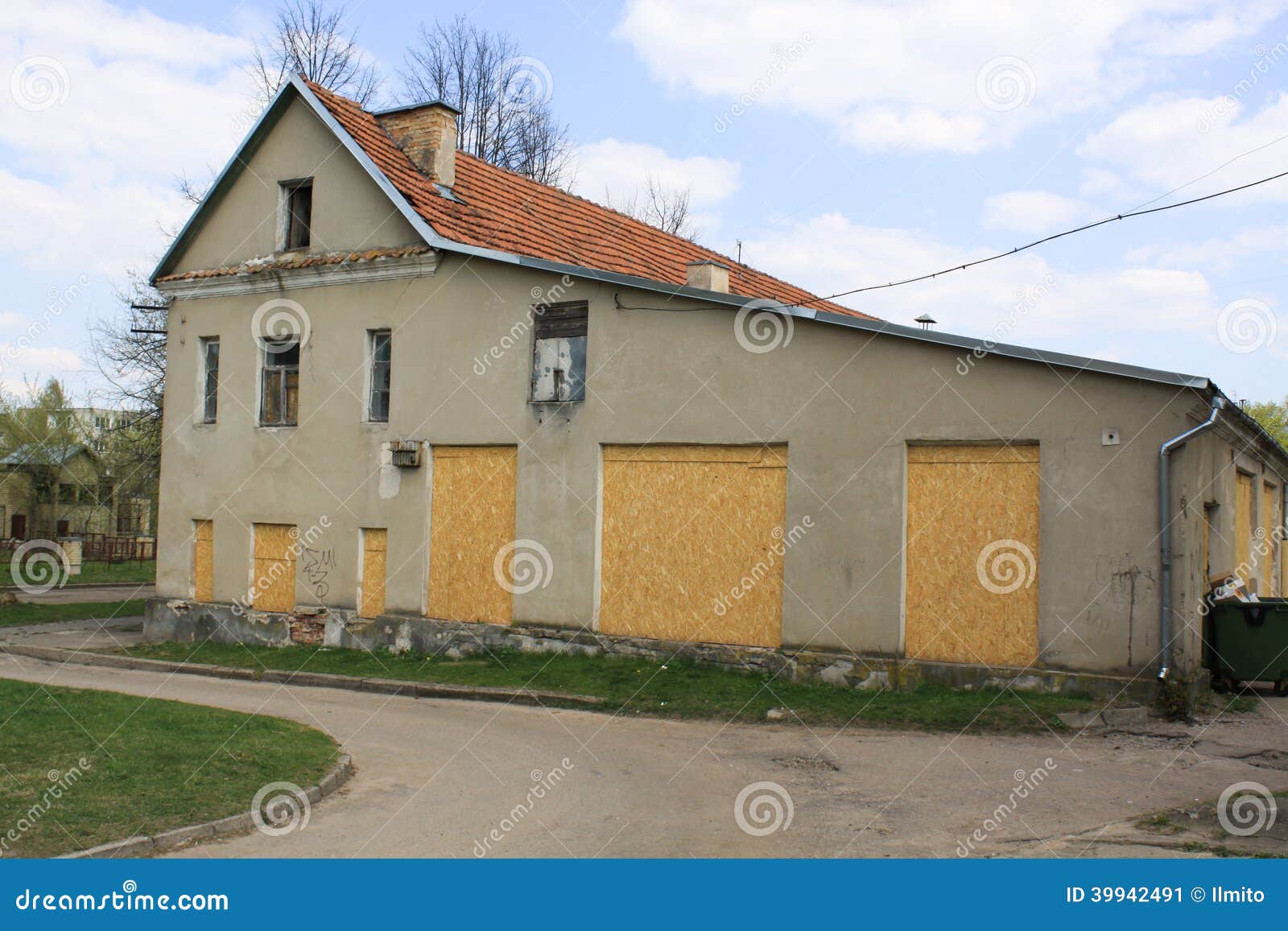 Old Building in Countryside Stock Image - Image of forest, green: 39942491
