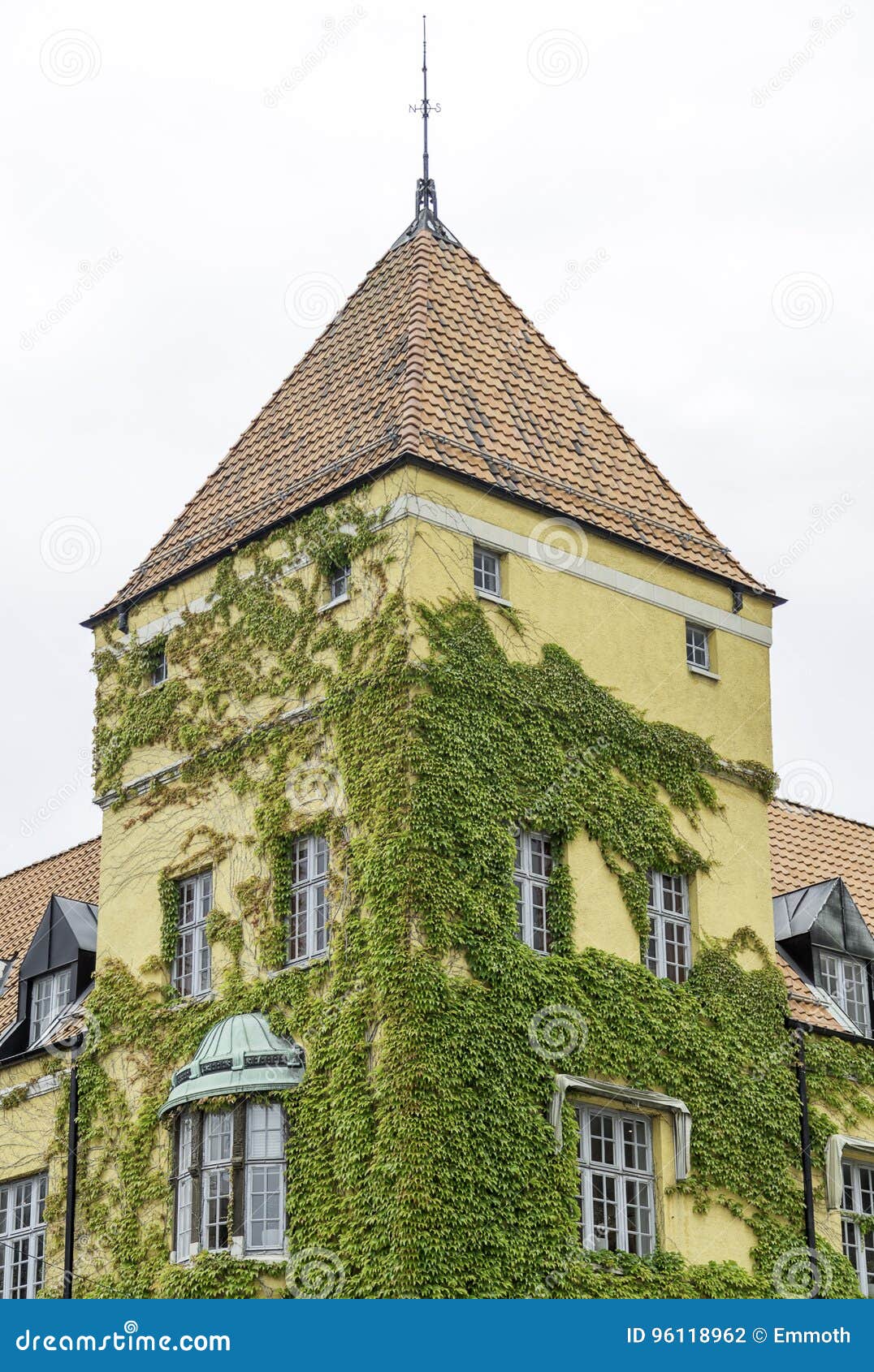 Old Building Covered in Vines Stock Photo - Image of green, building ...