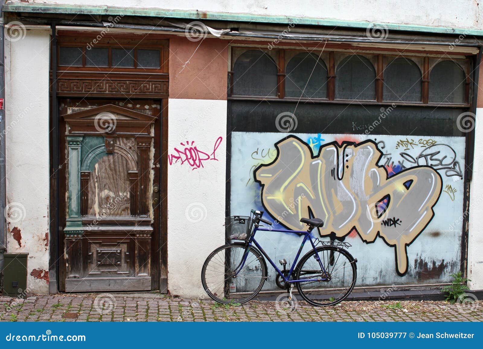 Old building with graffiti editorial photography. Image of urban ...