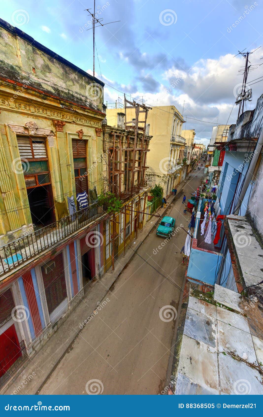 Old Building - Havana, Cuba Editorial Image - Image of caribbean, urban ...
