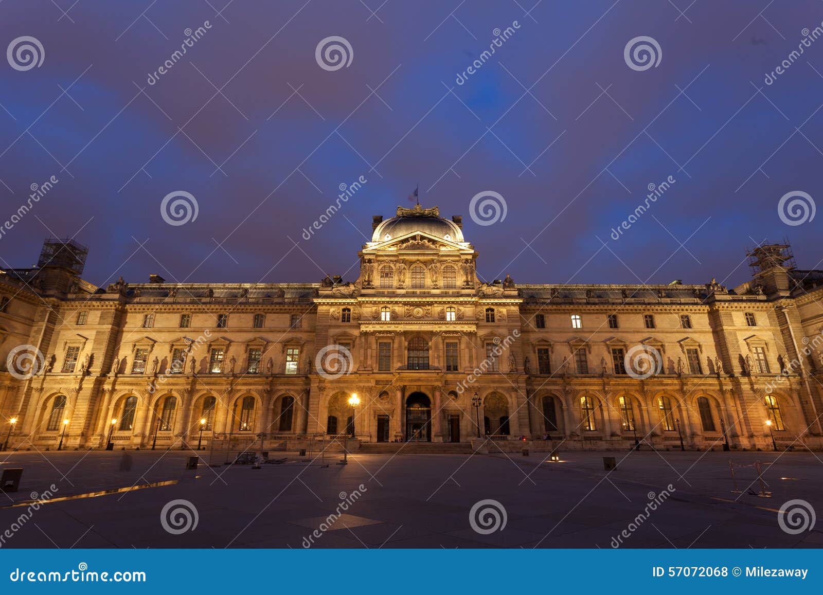 Old Building in Louvre Museum Editorial Stock Photo - Image of scenery ...