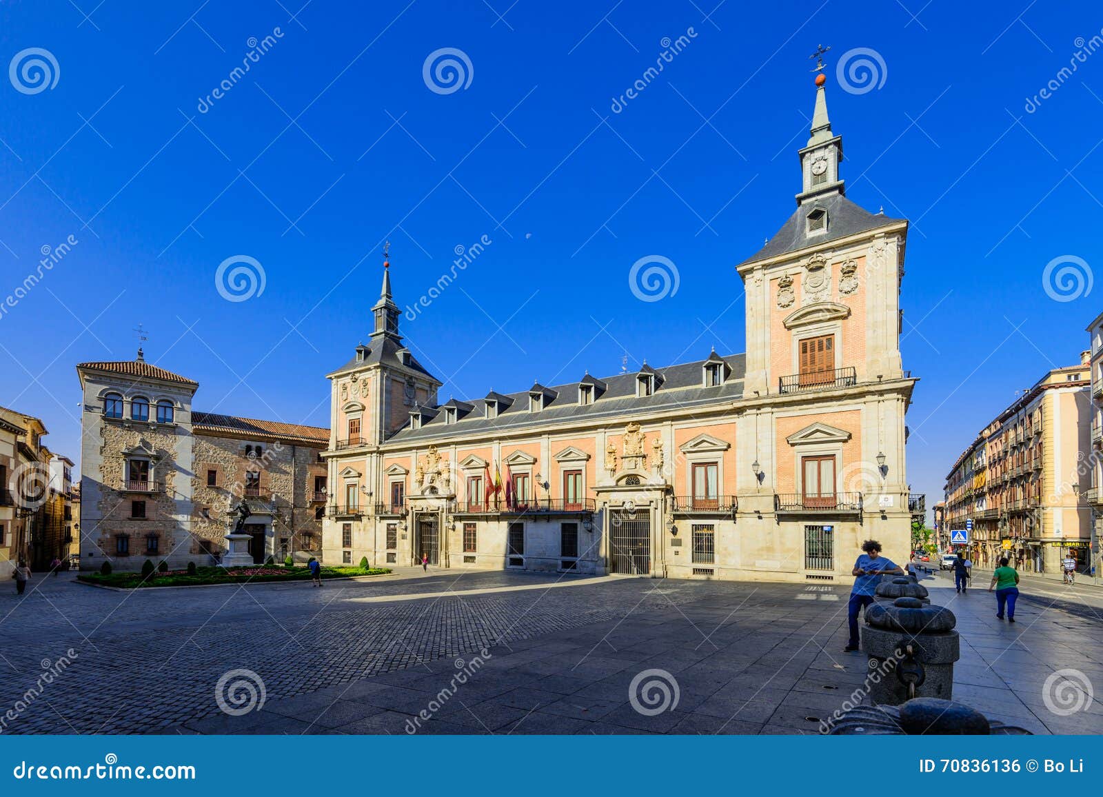 Old building of Madrid editorial photo. Image of plaza - 70836136