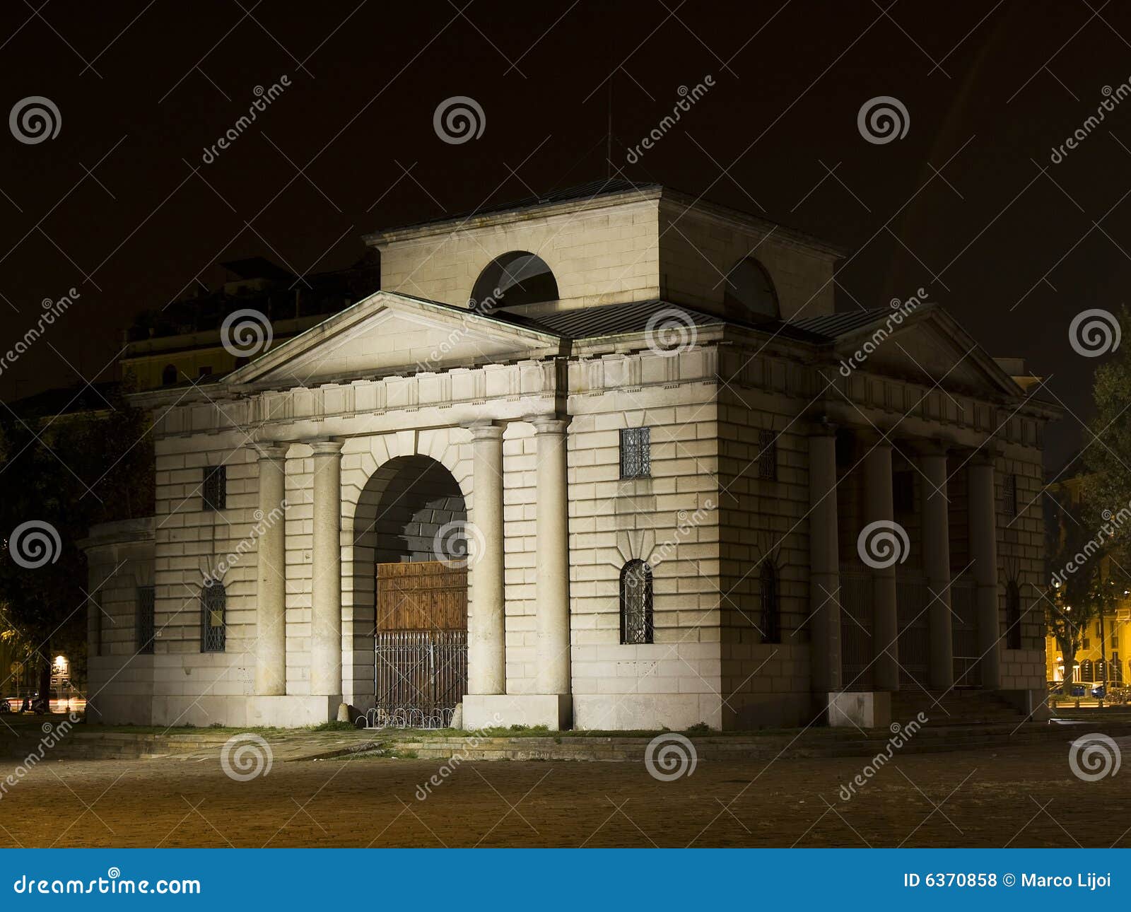 Old building at night stock photo. Image of church, evening - 6370858
