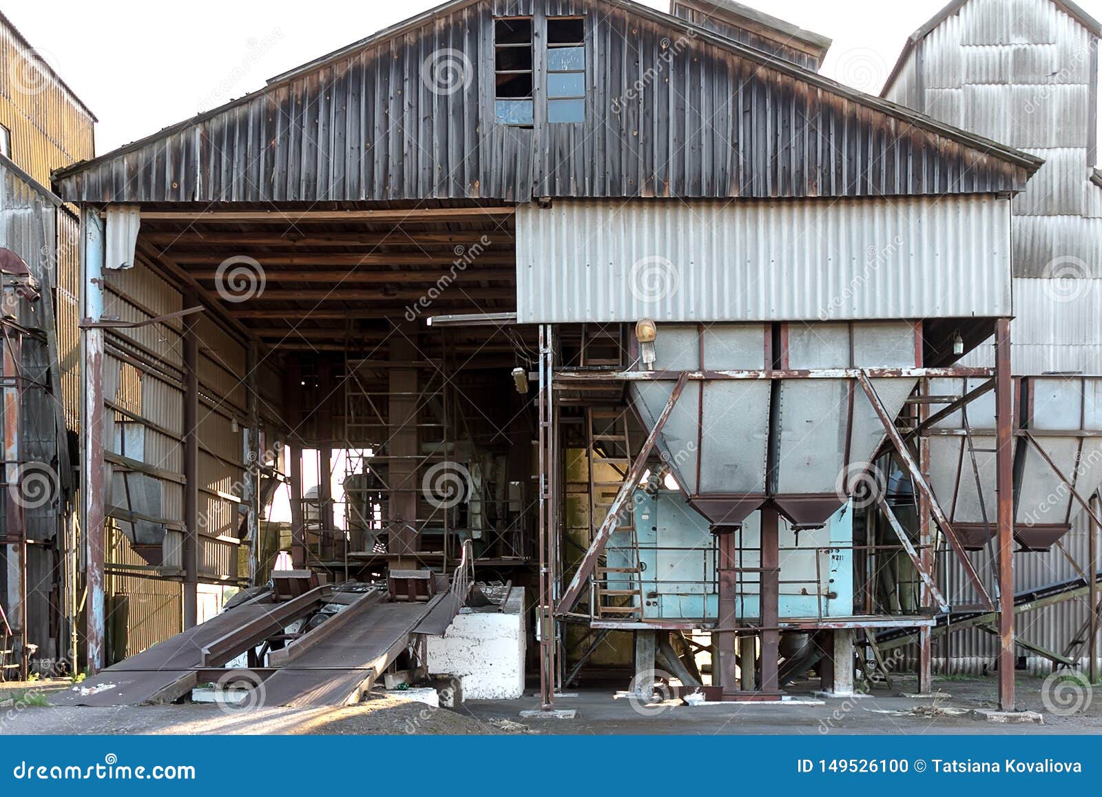 The Old Building for Storing and Pouring Grain Stock Photo - Image of ...