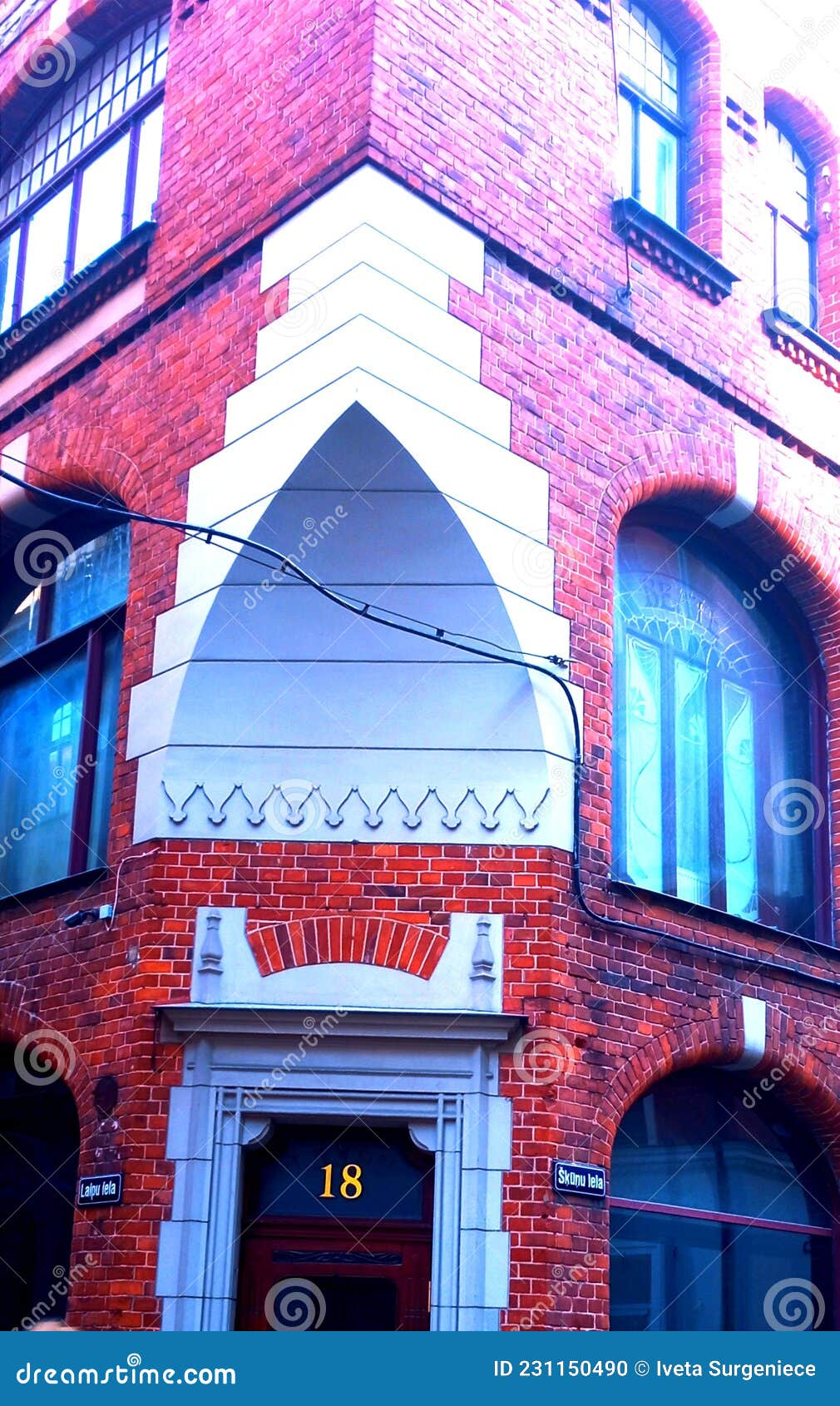 Old Buildings and Sculpture in Old Town Vecriga in Riga Latvia ...