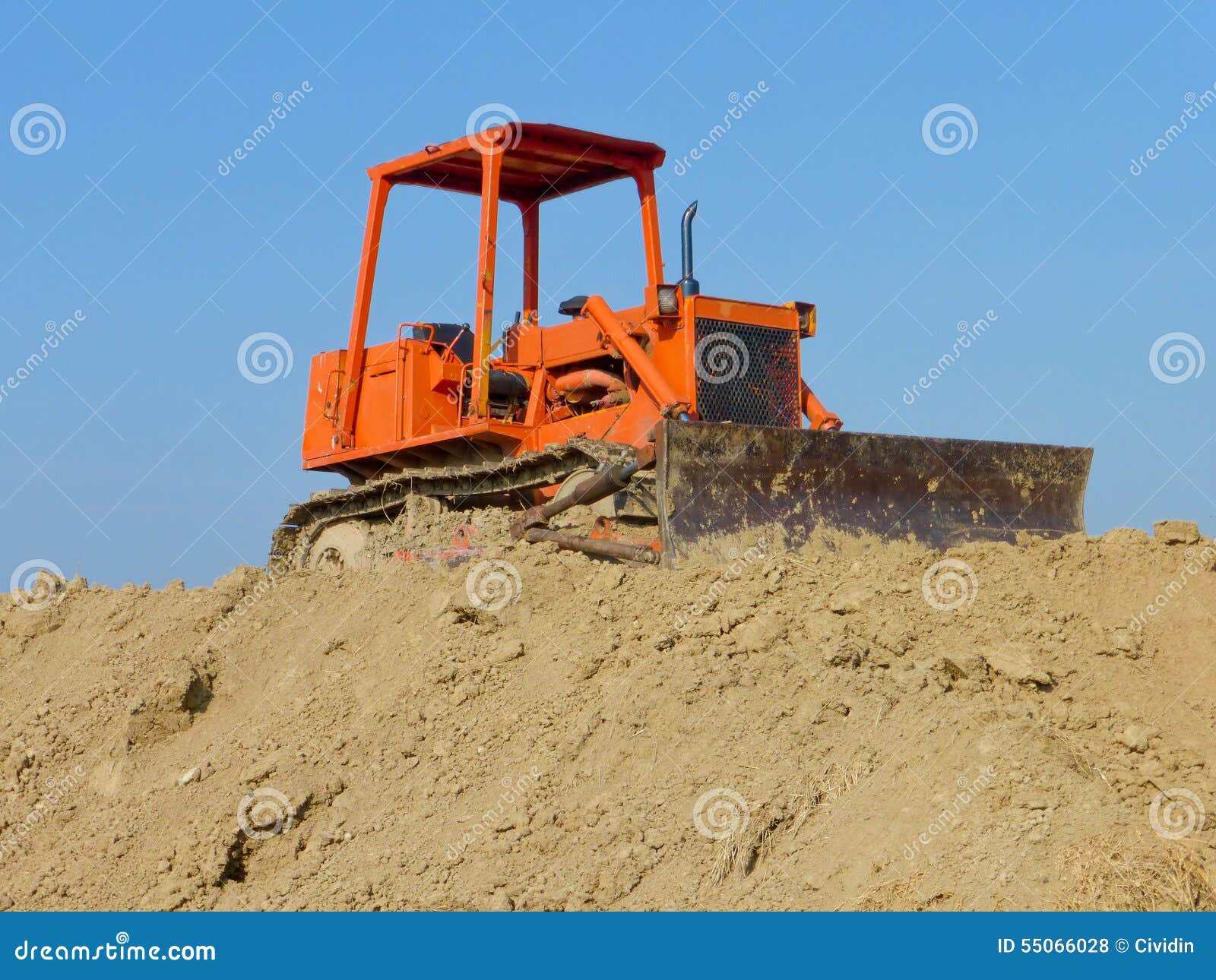 Old bulldozer stock photo. Image of power, open, excavate - 55066028