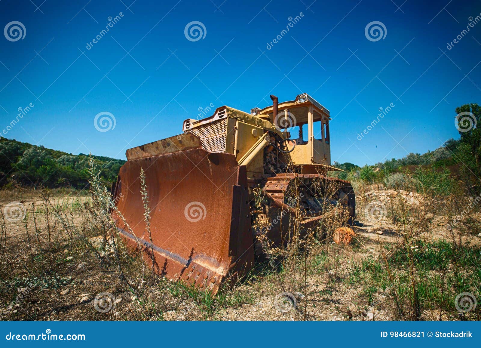 Old bulldozer stock image. Image of empty, caterpillar - 98466821