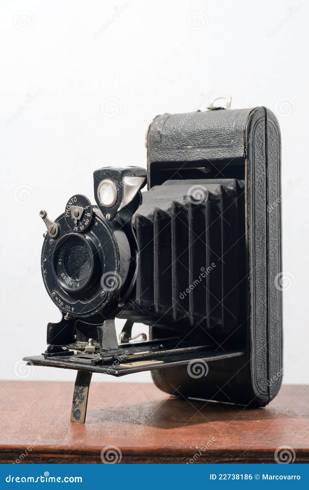 Old camera stock photo. Image of lens, fashioned, photographing - 22738186