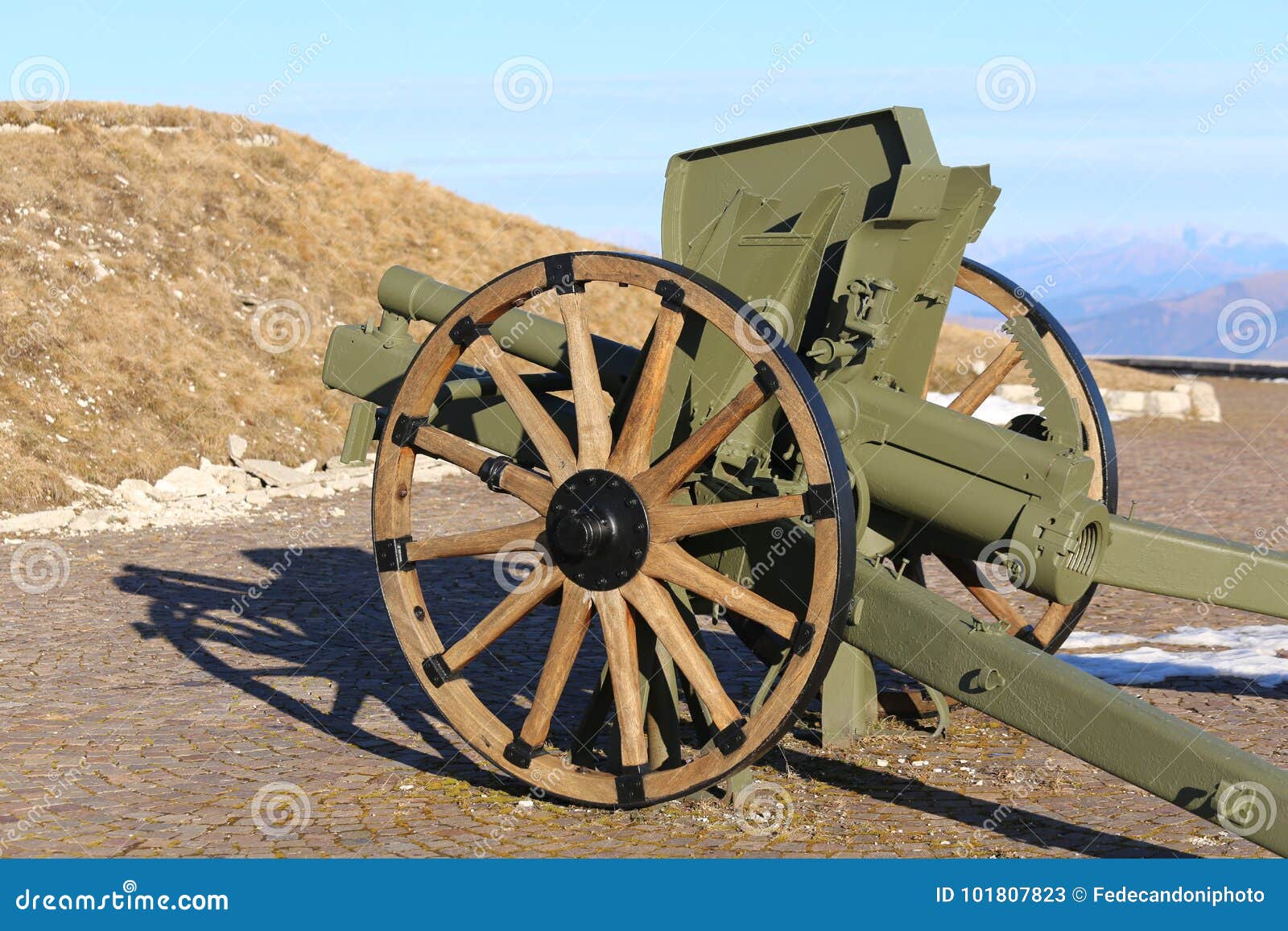 Old Hut Used By The First Immigrants Coming With The Mayflower In 17th ...