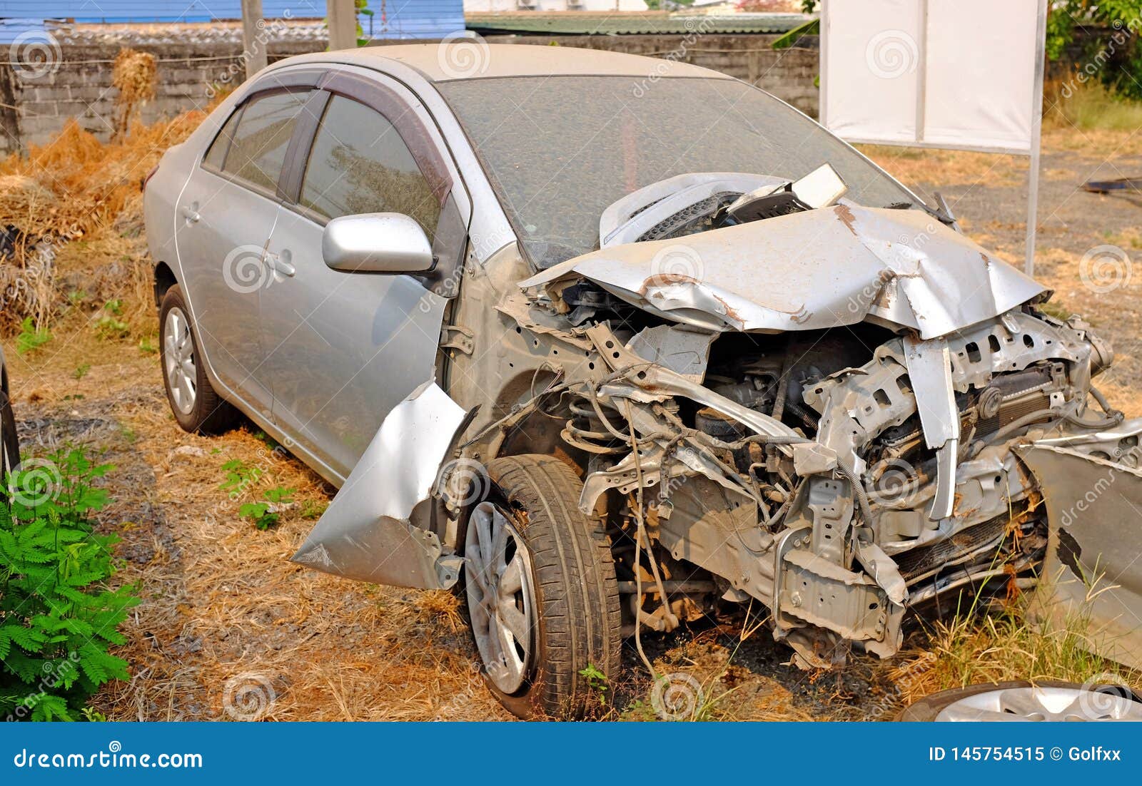 Old Car Crash Stock Images - Download 4,178 Royalty Free Photos