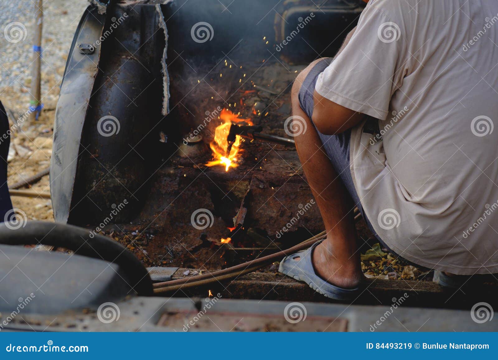 Old Car Ready To Be Scrapped Stock Image - Image of cutting, luxury ...