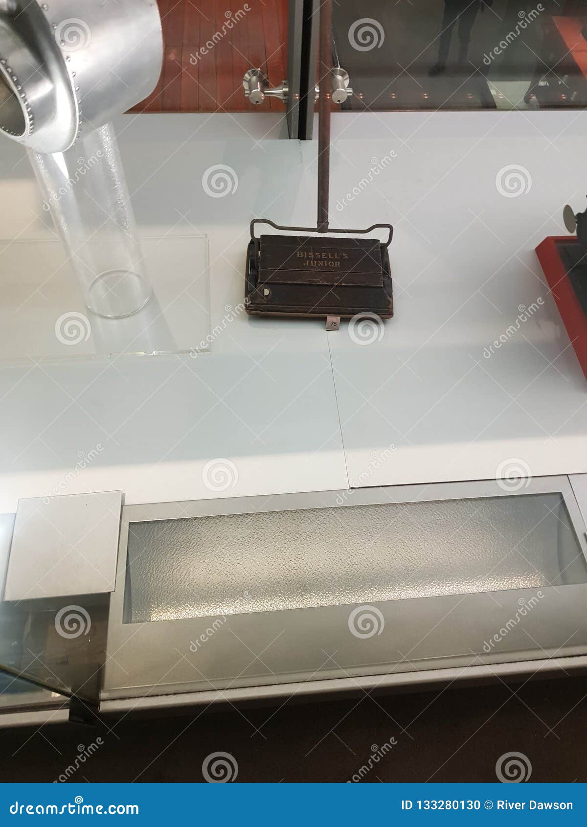 Old carpet sweeper 1950s editorial image. Image of museum - 133280130