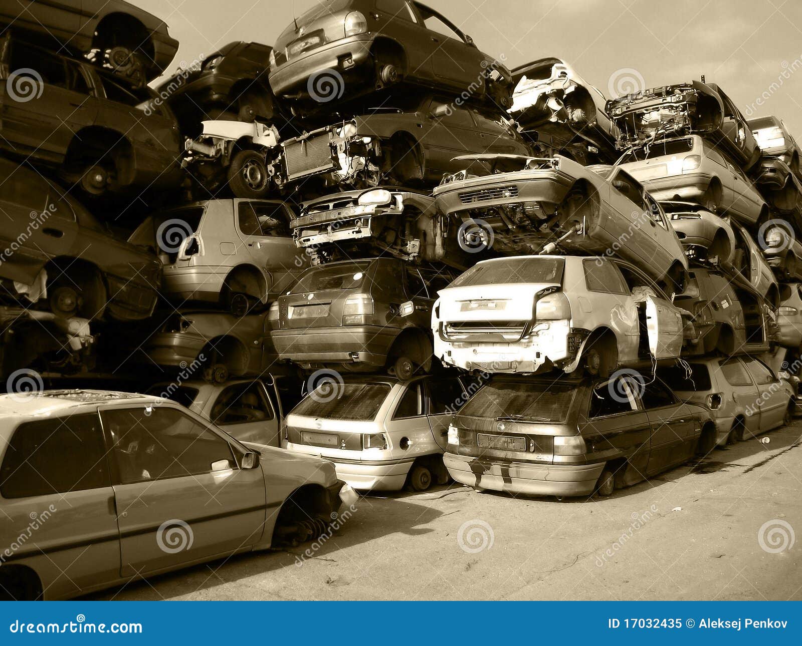 Old cars on a dump stock image. Image of machine, destruction - 17032435