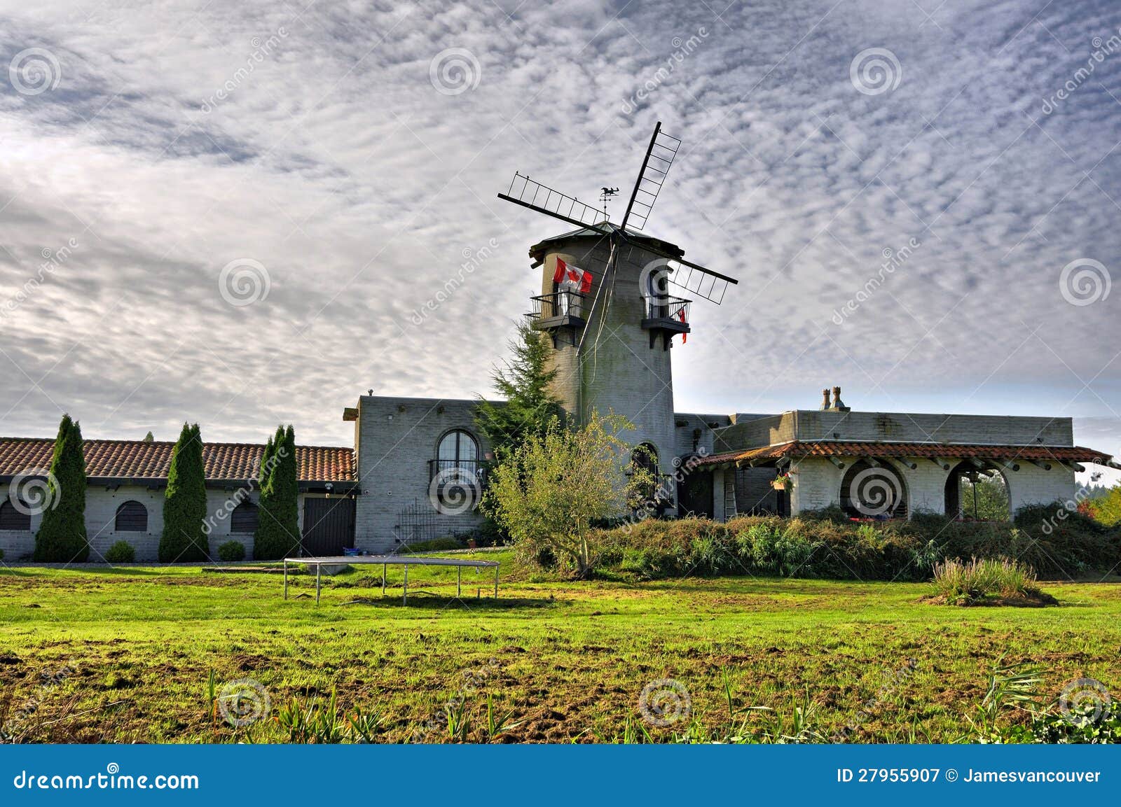 Old Castle in the Countryside Stock Image - Image of lawn, cloud: 27955907