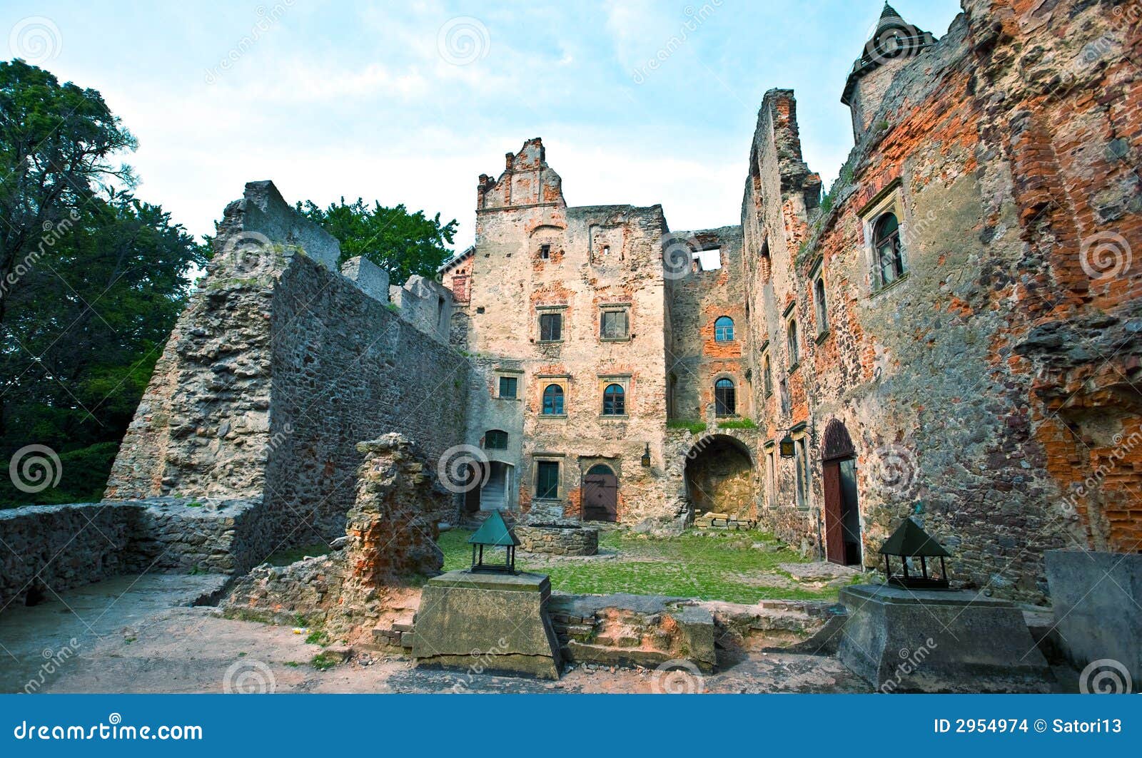 Old Castle Ruins Stock Photography | CartoonDealer.com #44521478