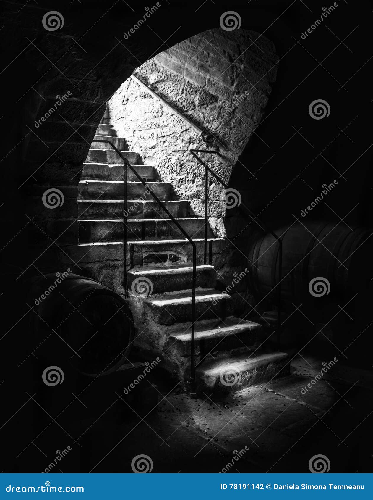 Old Cellar Staircase in Low Light Stock Photo - Image of frame, dark ...