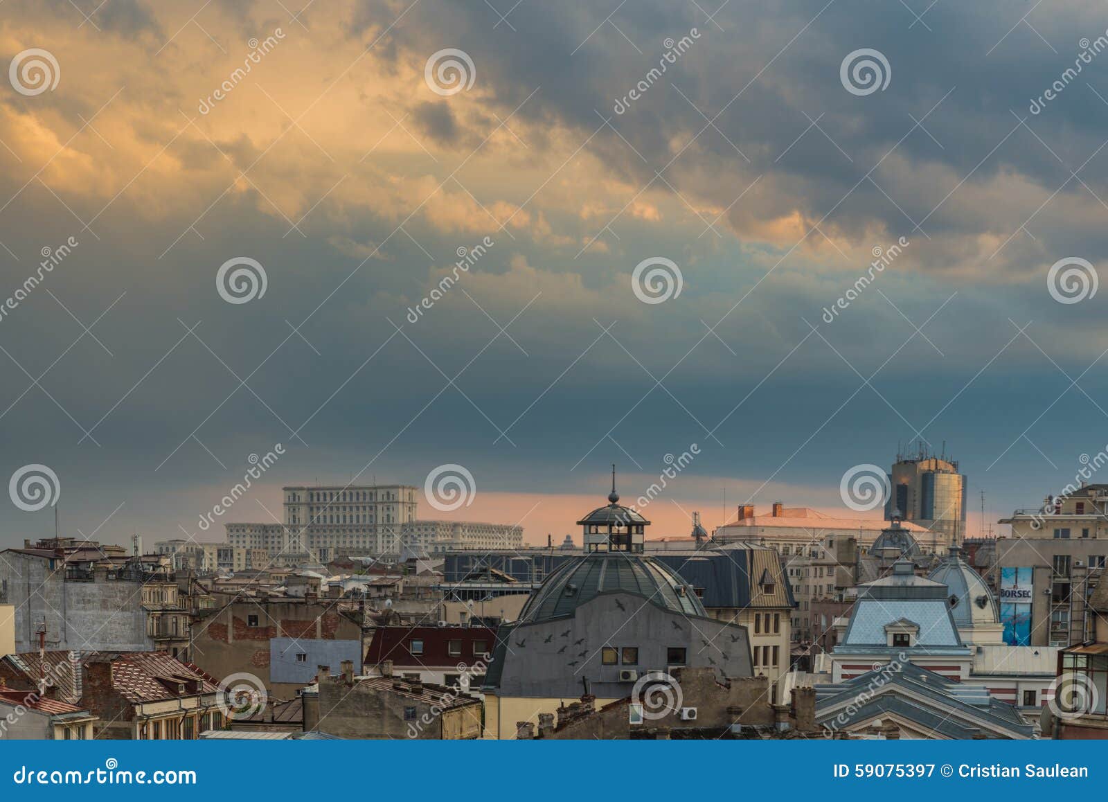 Old center of Bucharest editorial photography. Image of lipscani - 59075397