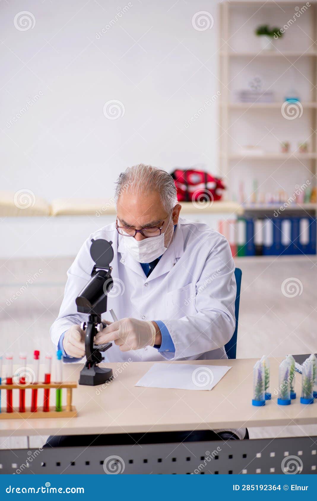 Old Male Chemist in Drugs Synthesis Concept Stock Photo - Image of ...