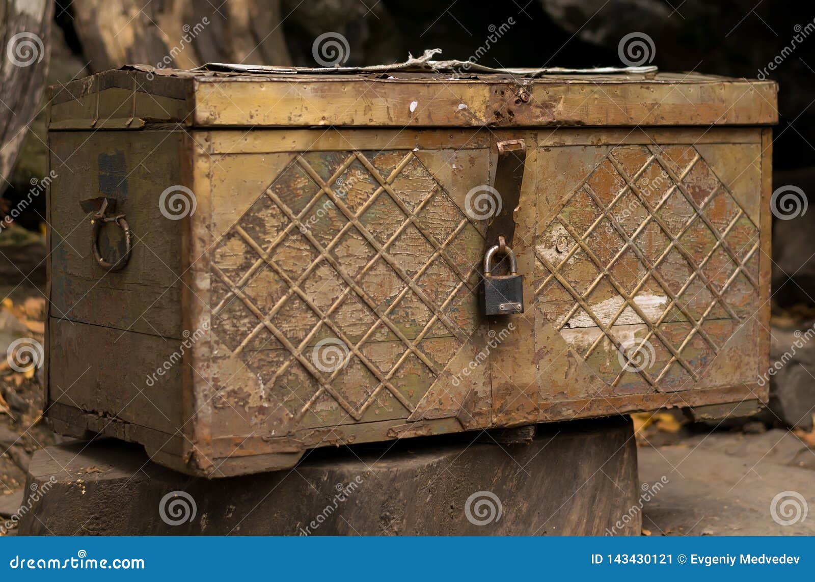 Chest Lock Stock Image | CartoonDealer.com #18553555