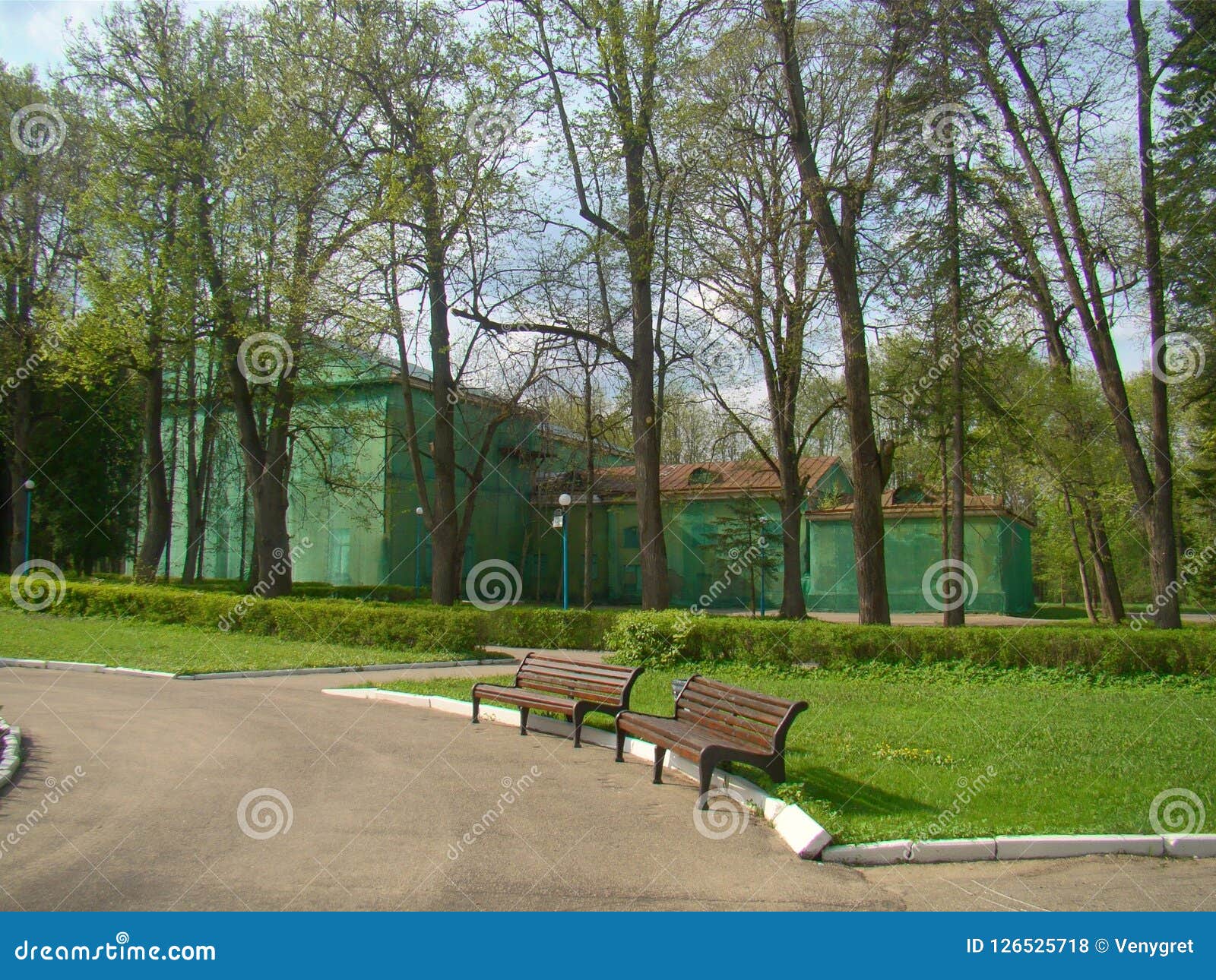 Old Classic Building Under Construction in Spring Park Stock Photo ...