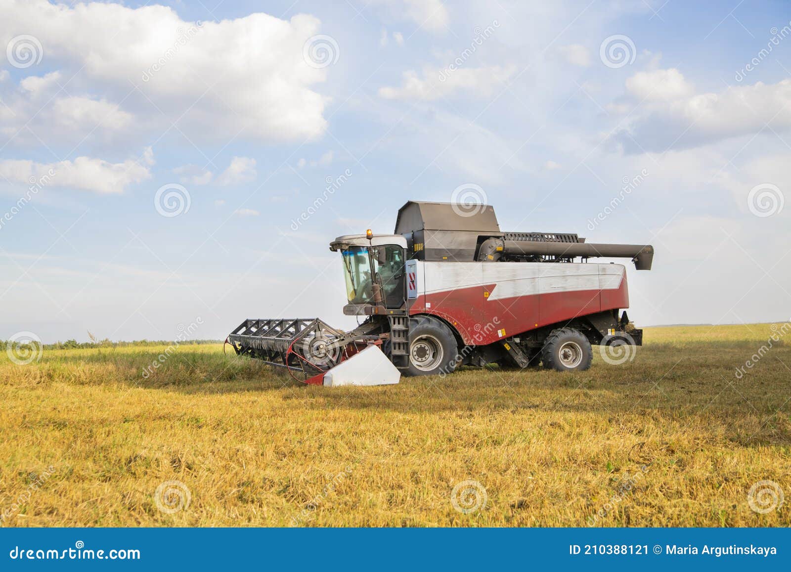 Old Combine Harvester Harvests from the Field Editorial Photo - Image ...