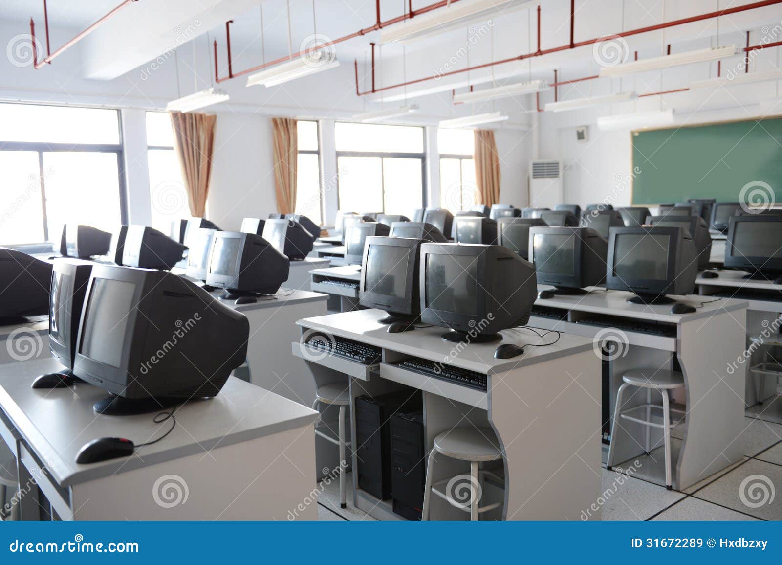 Old computer classroom stock image. Image of inside, electronics - 31672289