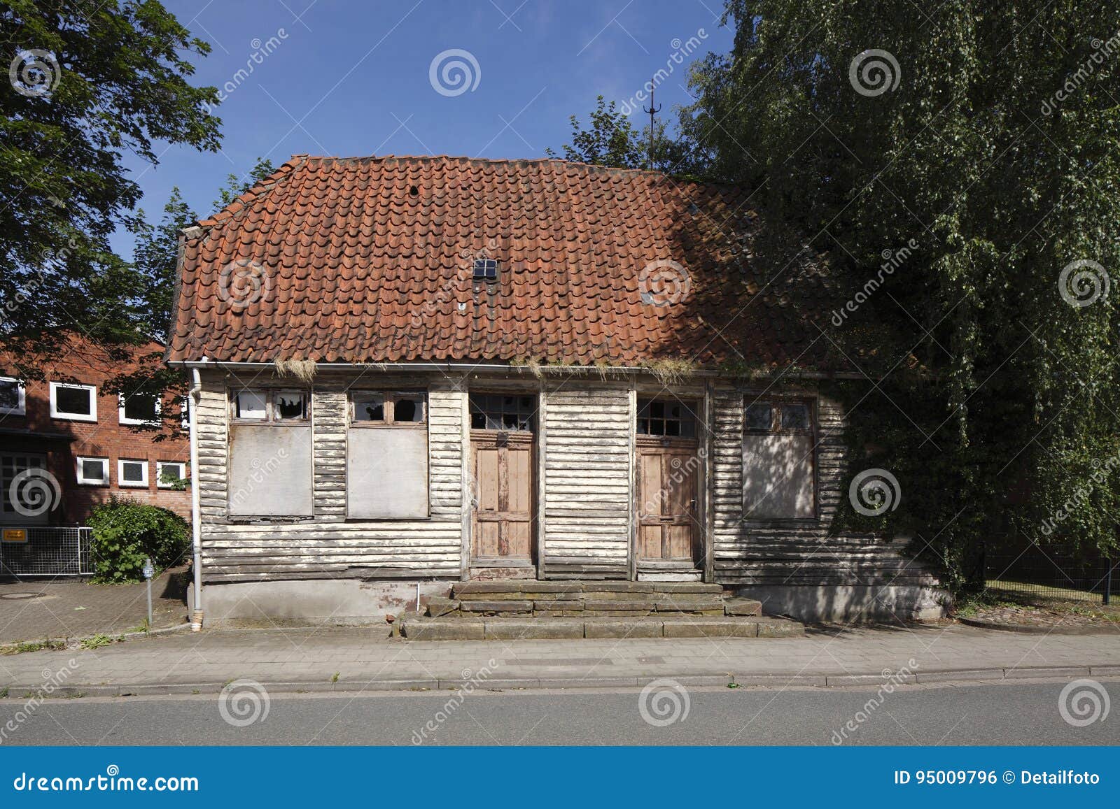 Old condemned wooden house stock photo. Image of case - 95009796