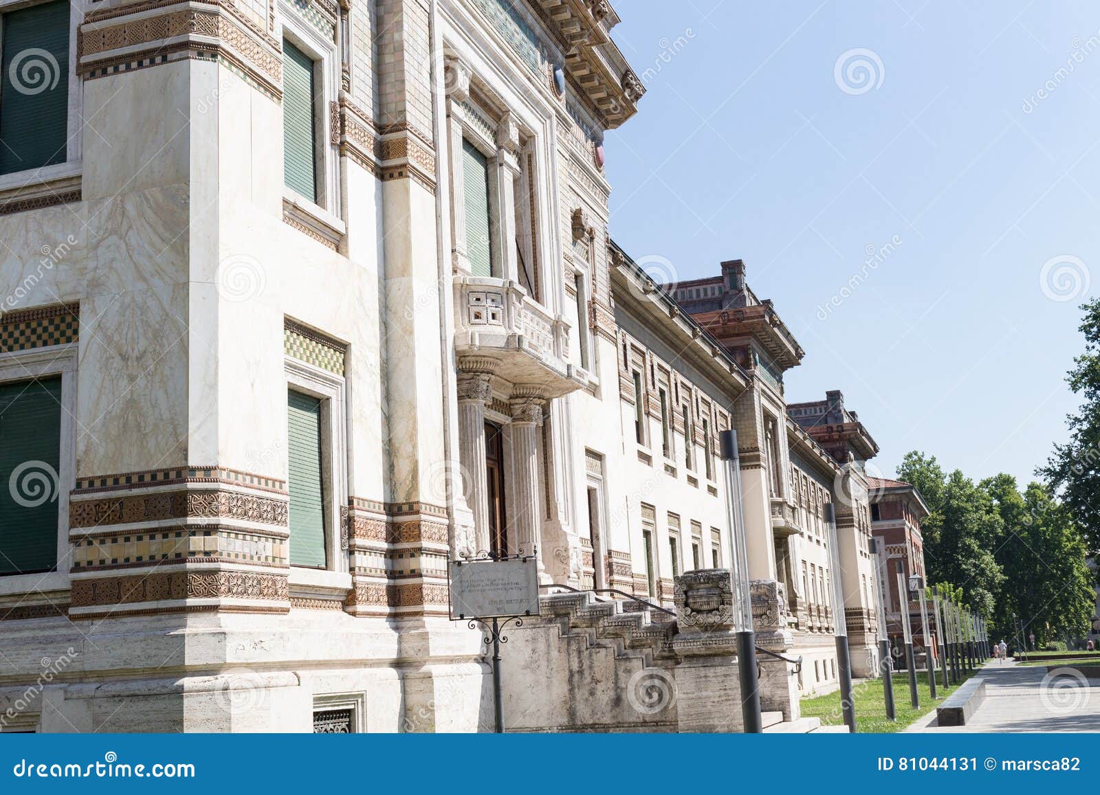 Old corner building editorial photo. Image of cityscape - 81044131