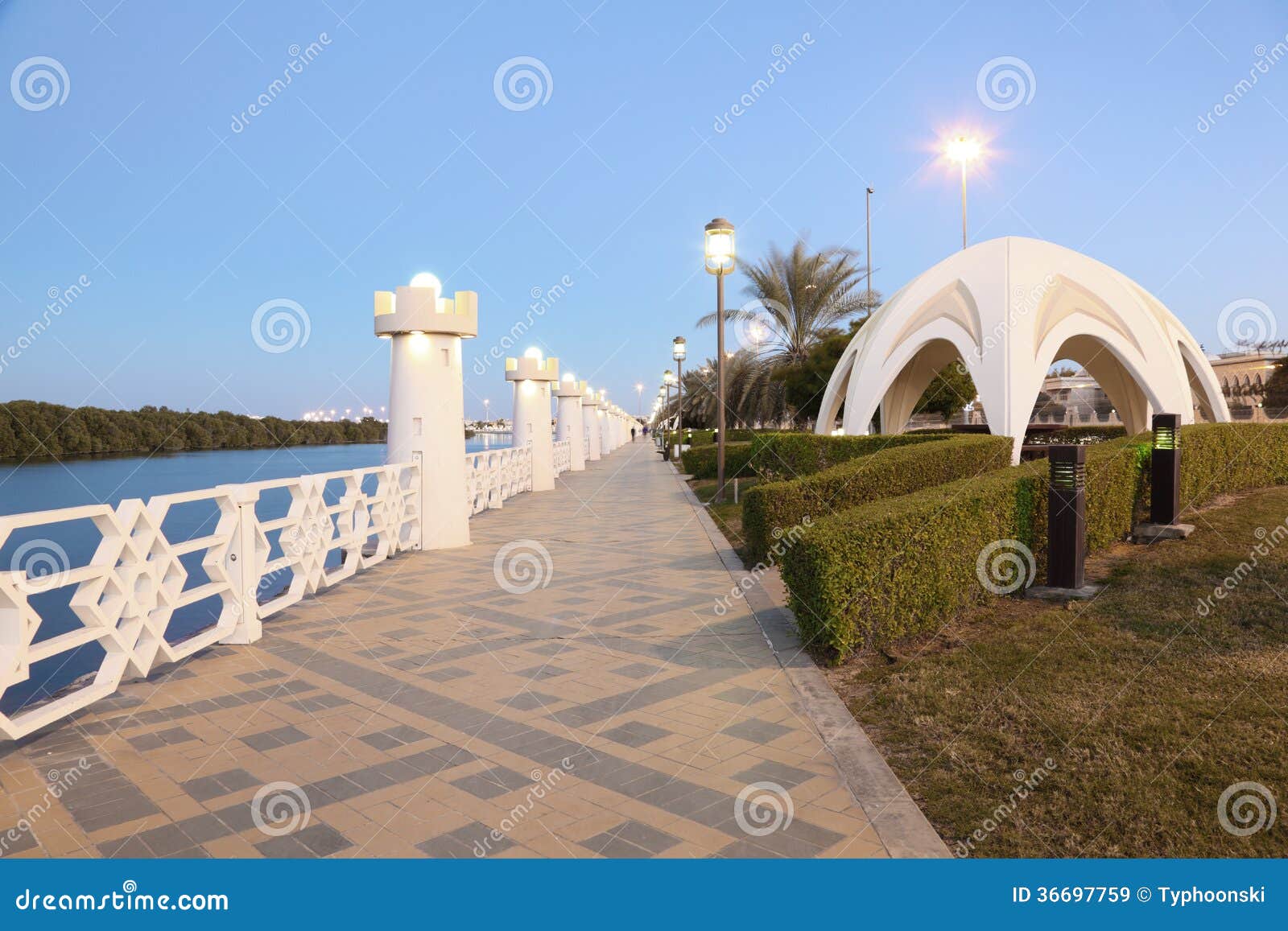 The Old Corniche in Abu Dhabi Stock Image - Image of corniche, dusk ...