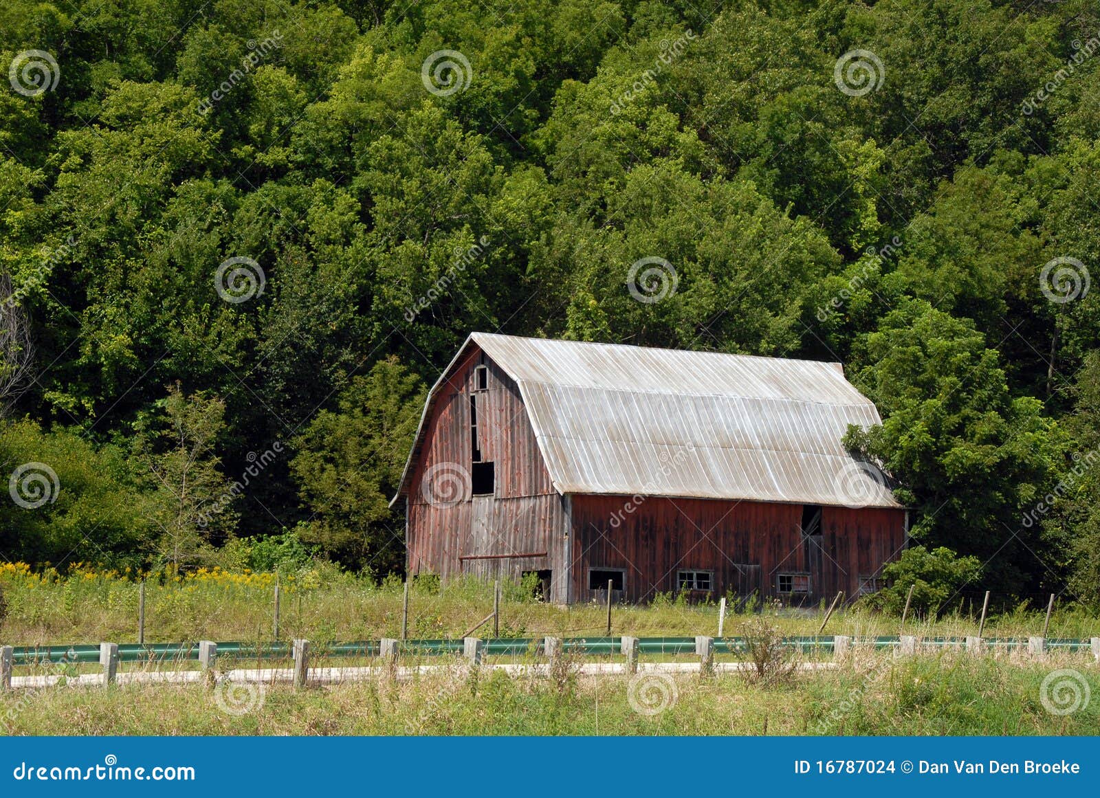 Old country barn stock photo. Image of countryside, farmland - 16787024