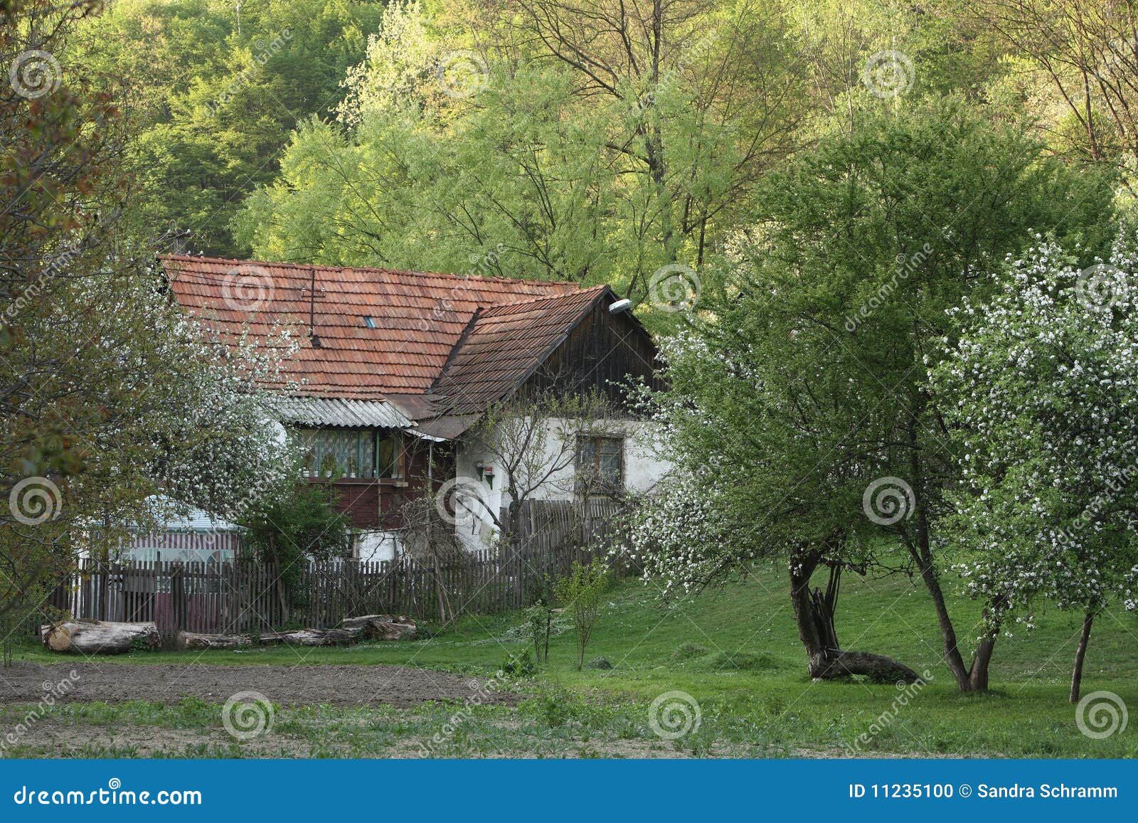 Old country house stock photo. Image of courtyard, outdoor - 11235100