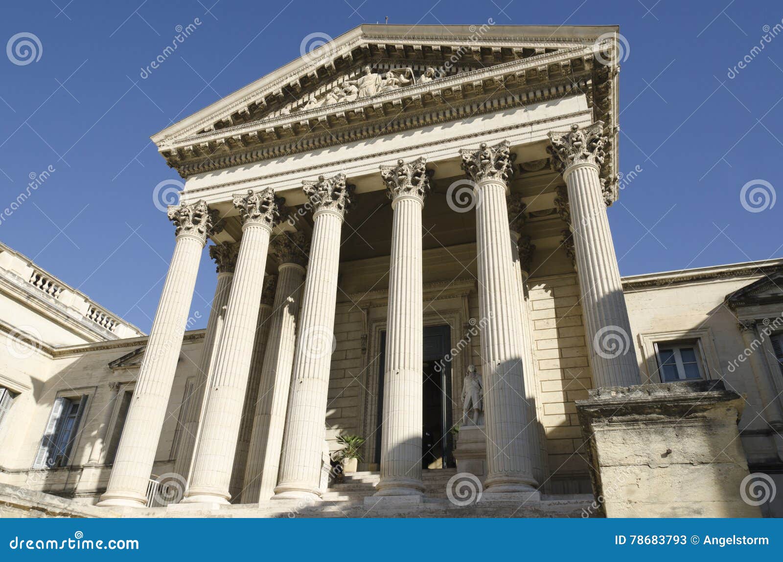 Old Courthouse with Columns Stock Image - Image of columns, institution ...
