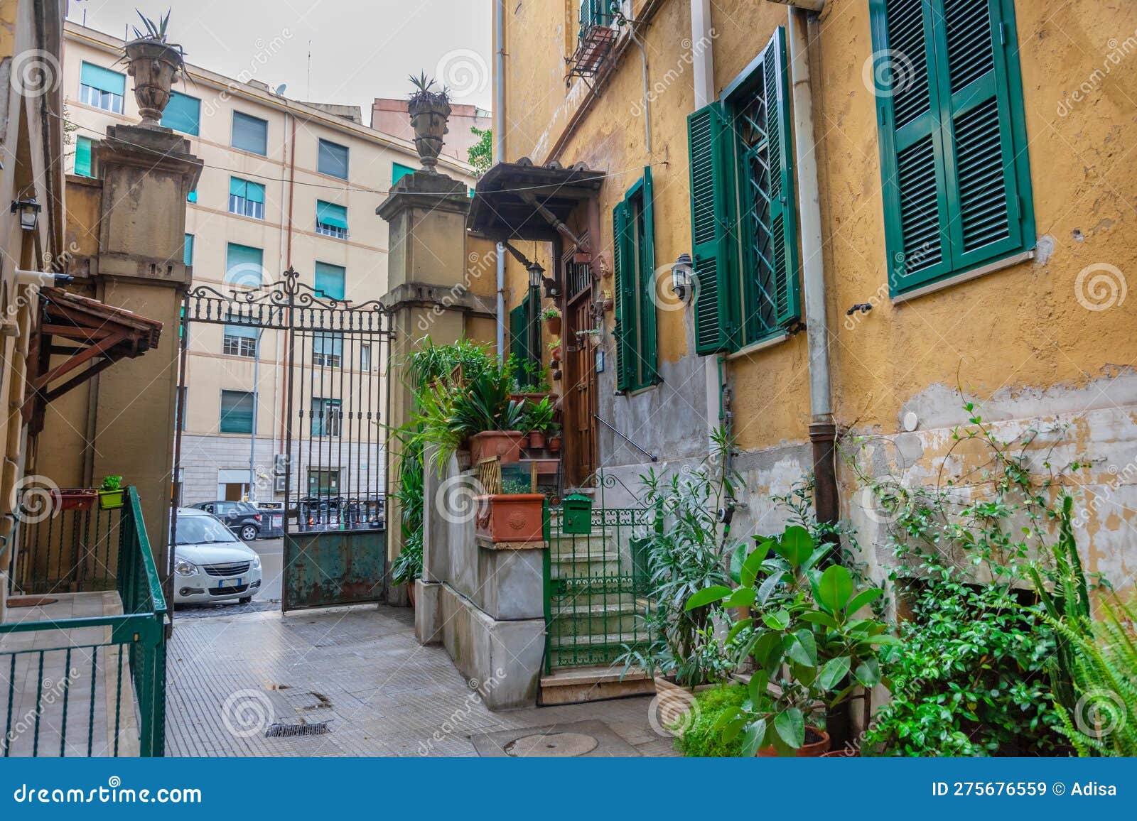 Old courtyard in Rome stock image. Image of rome, house - 275676559
