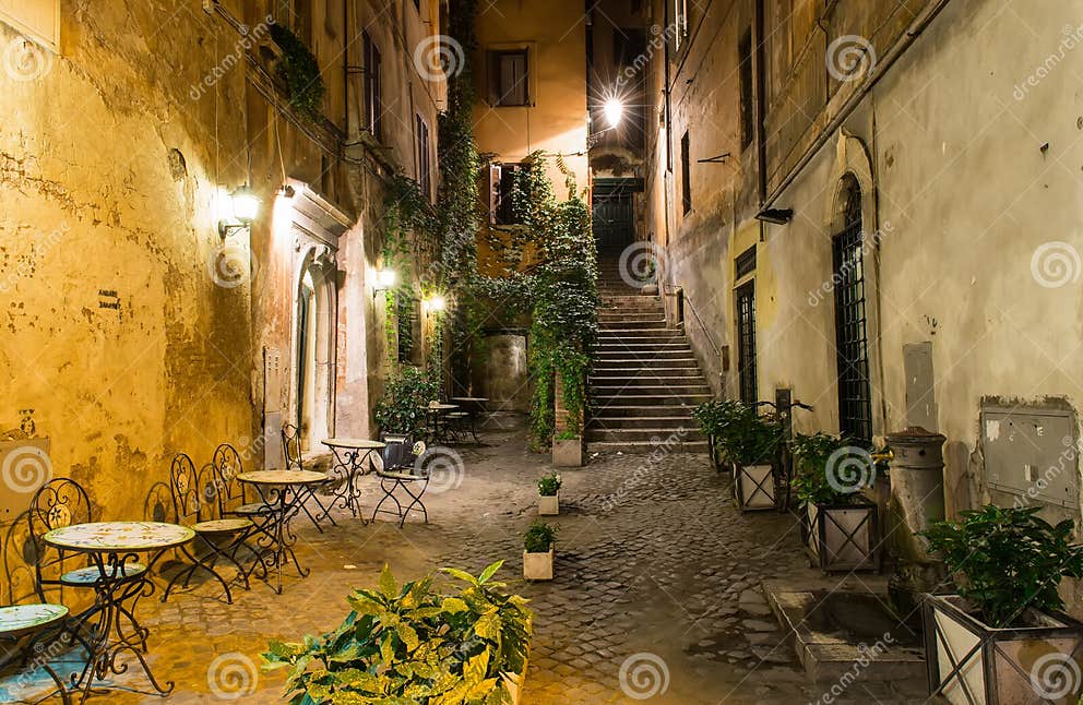 Old courtyard in Rome stock image. Image of street, plant - 34621675