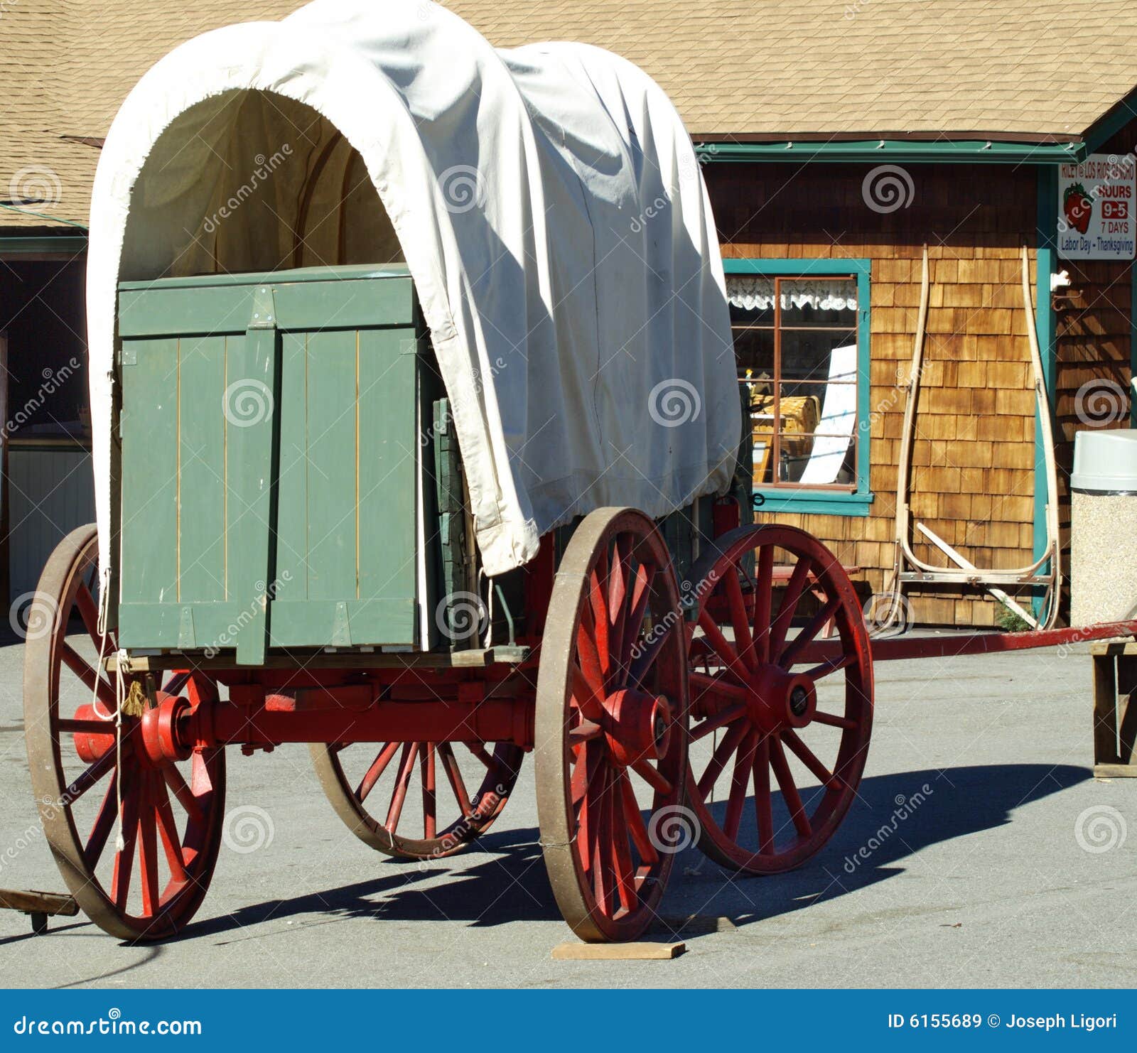 Old Covered Wagon stock image. Image of wagon, pioneer - 6155689