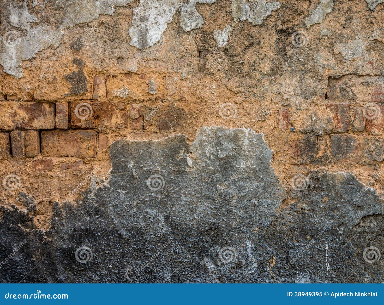 The Old Cracked Wall of the Abandoned Ruins Stock Image - Image of ...