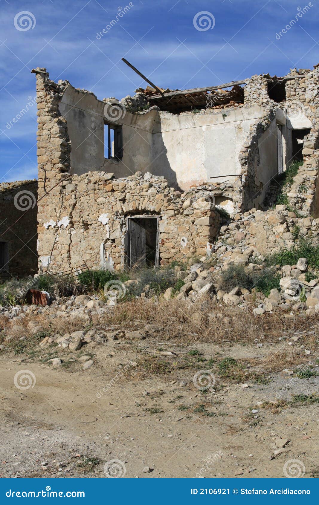 Old crumbled house stock image. Image of destroyed, wrecked - 2106921