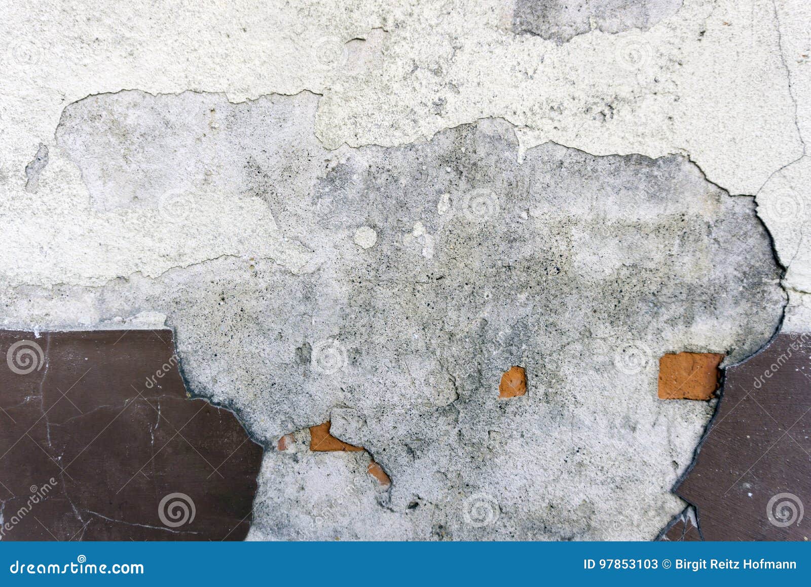 Old crumbling house facade stock image. Image of crumbling - 97853103