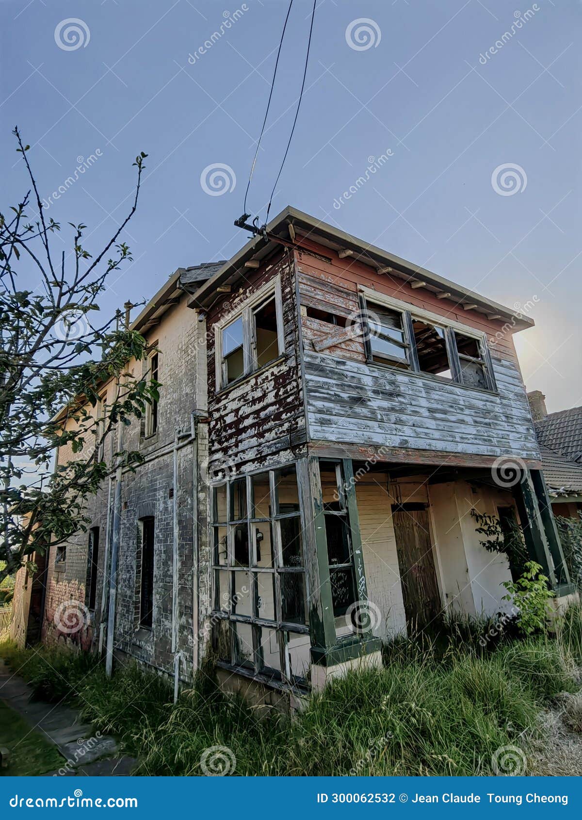 Old Crumbling House in Katoomba Sydney Suburd. Stock Photo - Image of ...