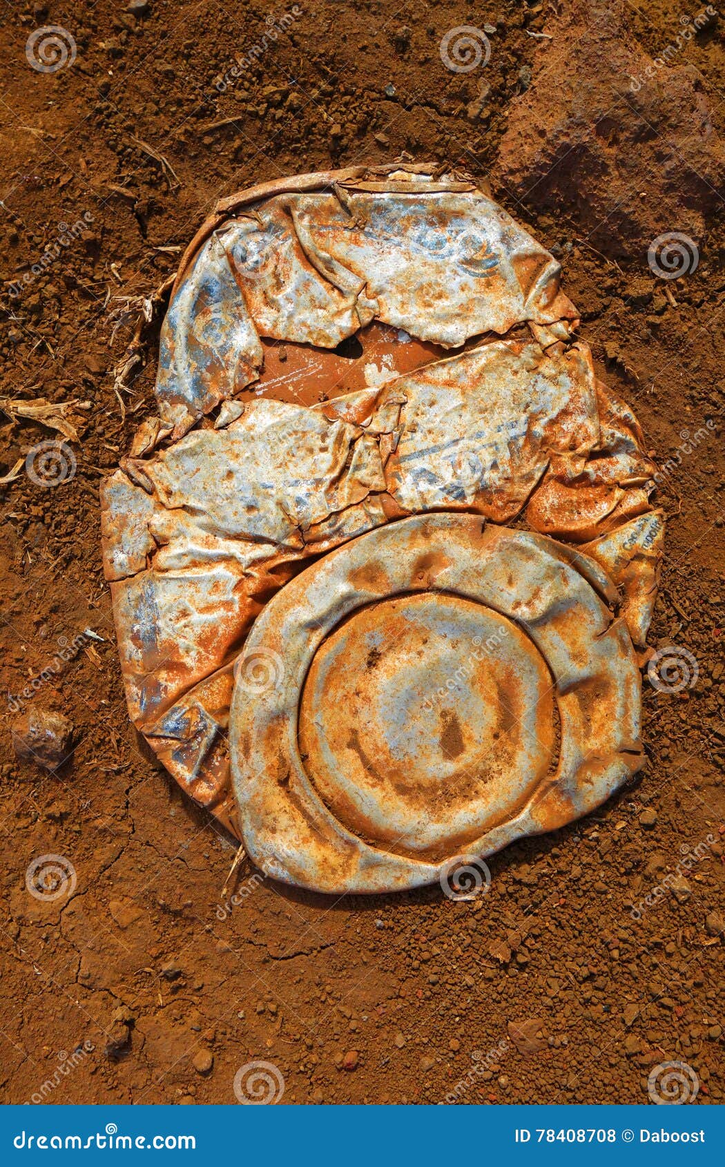 Old crushed rusty tin can stock photo. Image of cans - 78408708