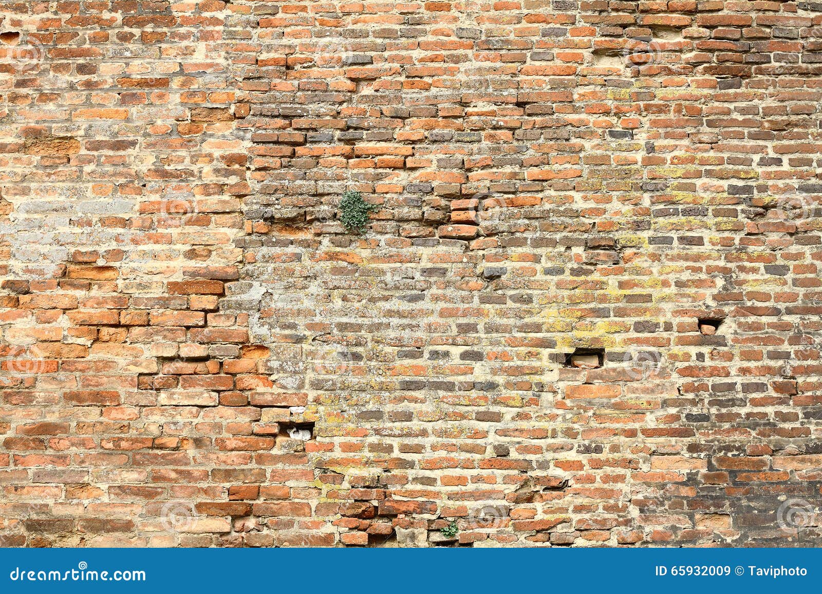 Old Damaged Exterior Brick Wall Stock Image - Image of exterior, broken ...