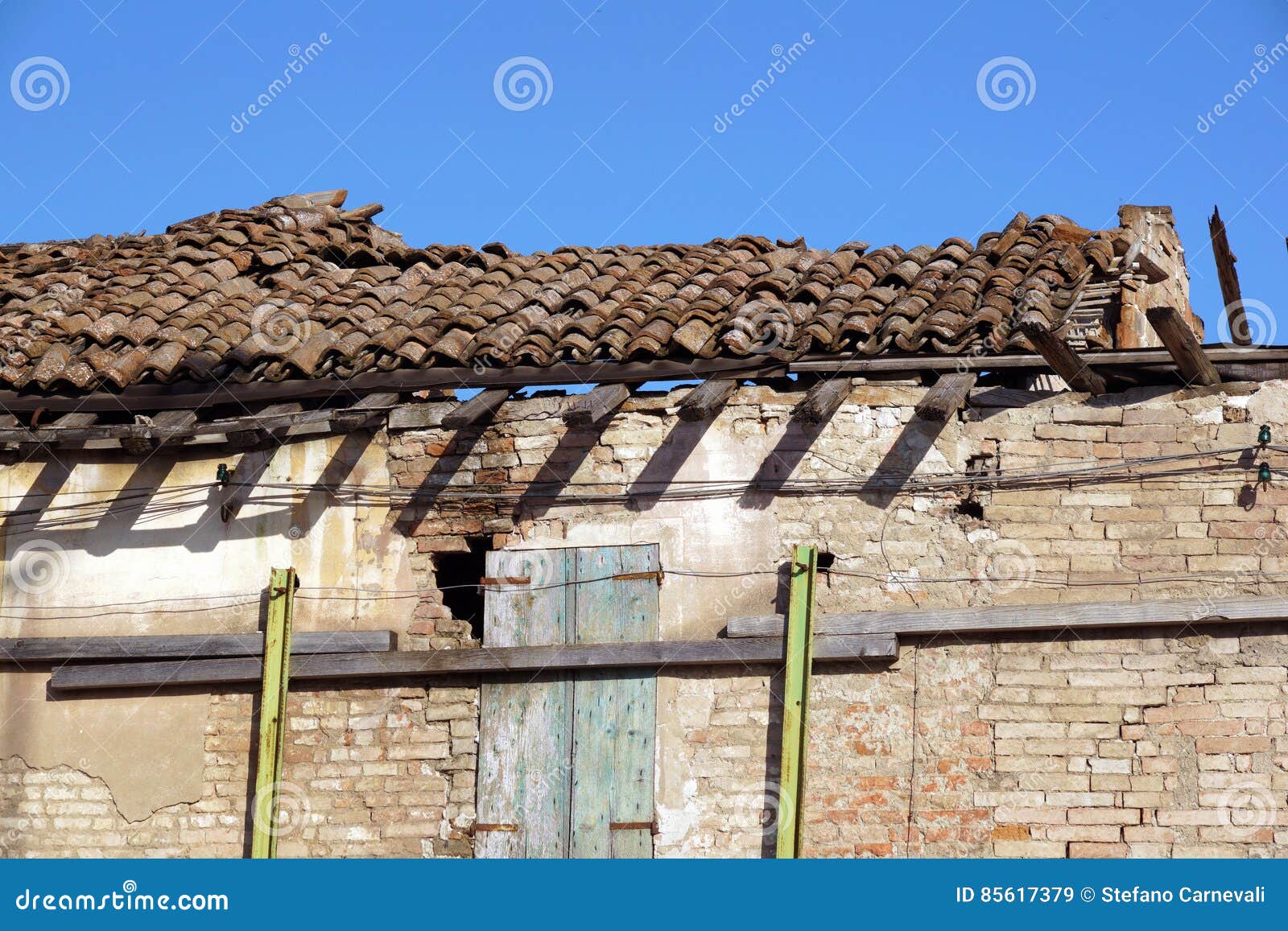 Old Damaged the Roof of an Abandoned House Stock Image - Image of ...