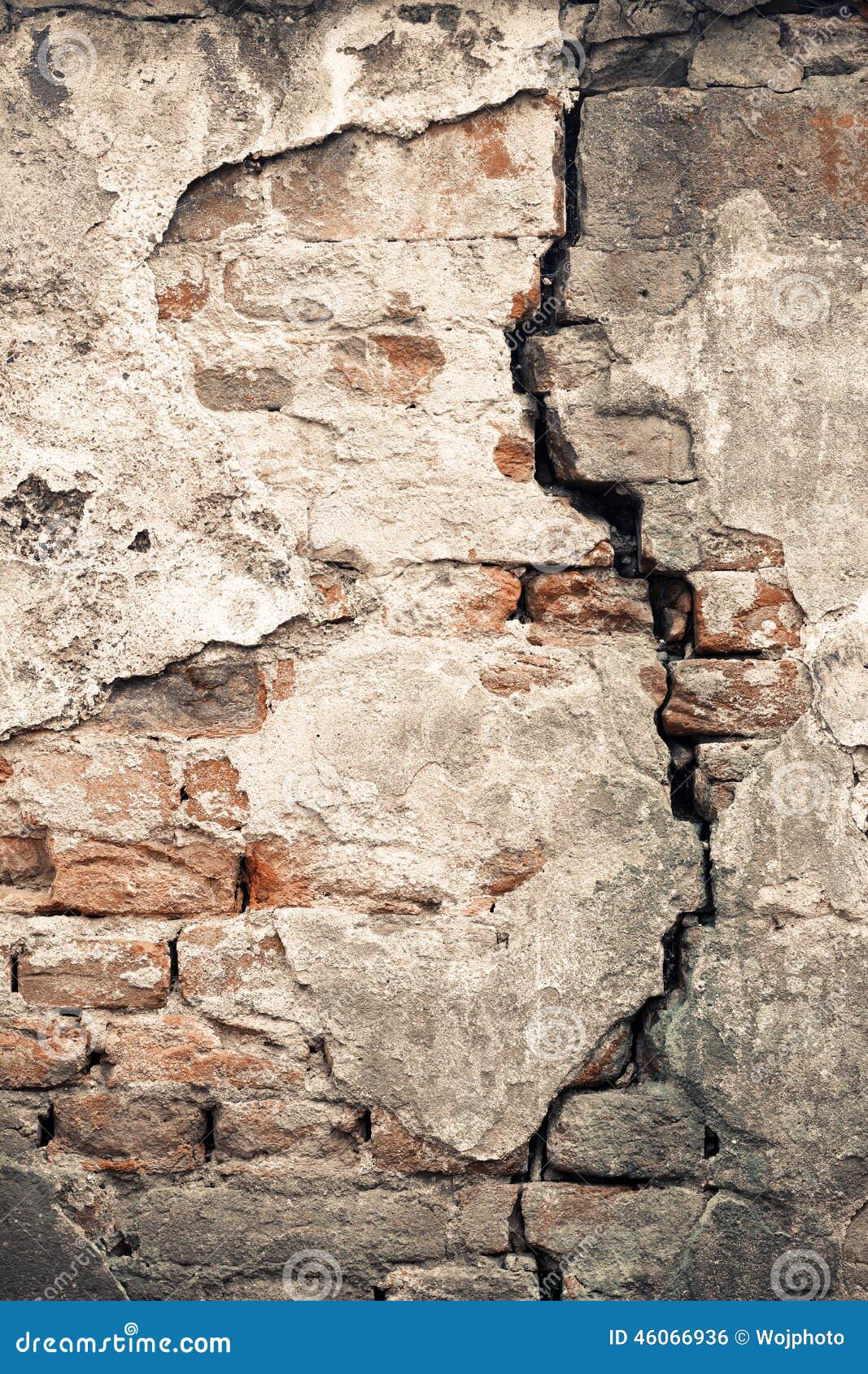 Old Damaged Wall with a Big Crack Stock Photo - Image of earthquake ...