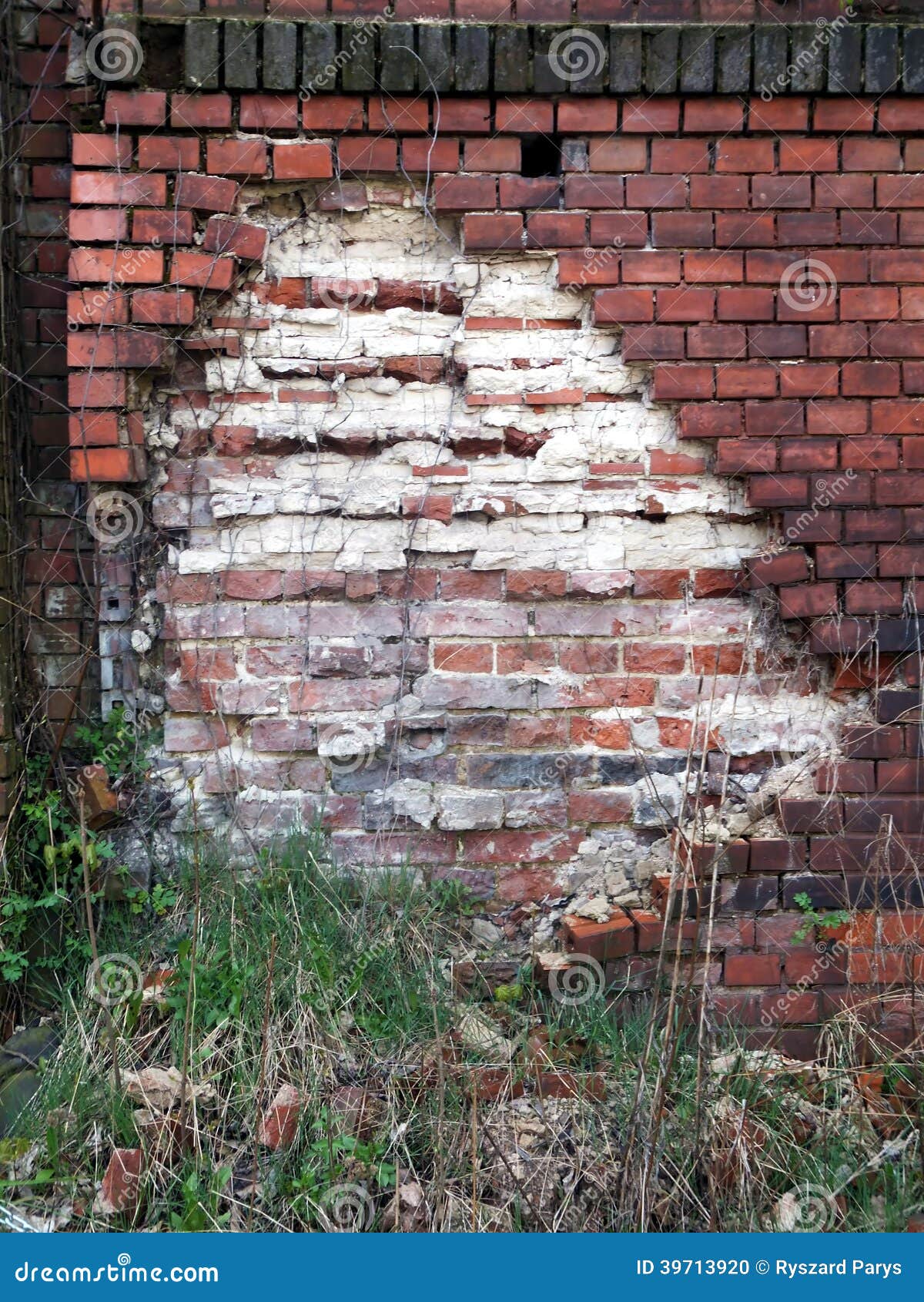 Old Damaged Wall with Bricks Stock Photo - Image of texture, sanyal ...