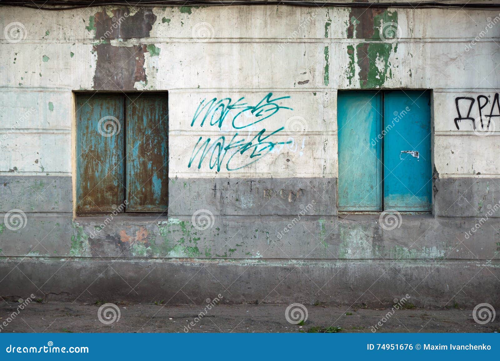 Old Damaged Windows, Grunge Windows, Texture Stock Photo - Image of ...