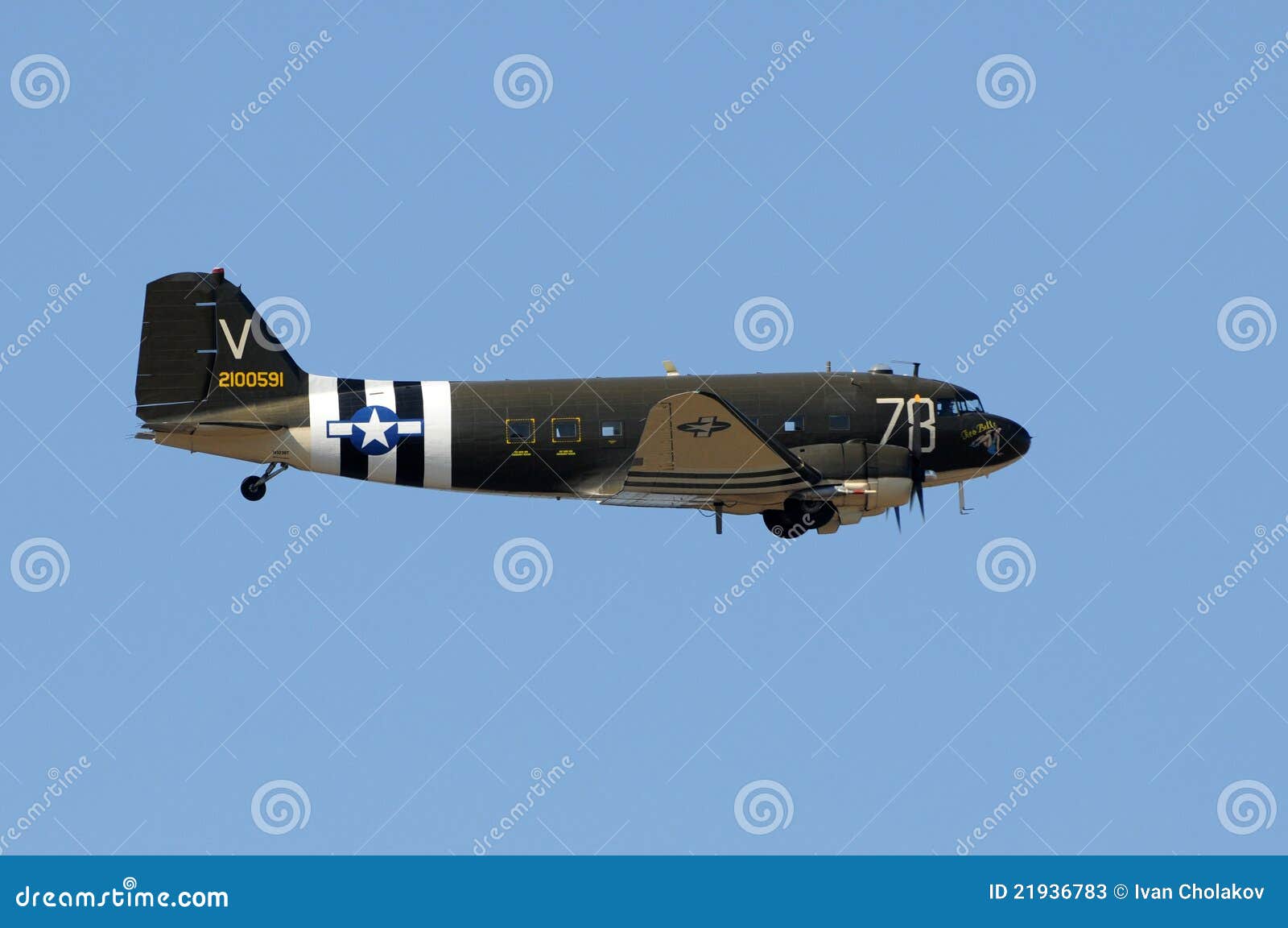 Old DC-3 Propeller Airplane in Flight Editorial Stock Photo - Image of ...