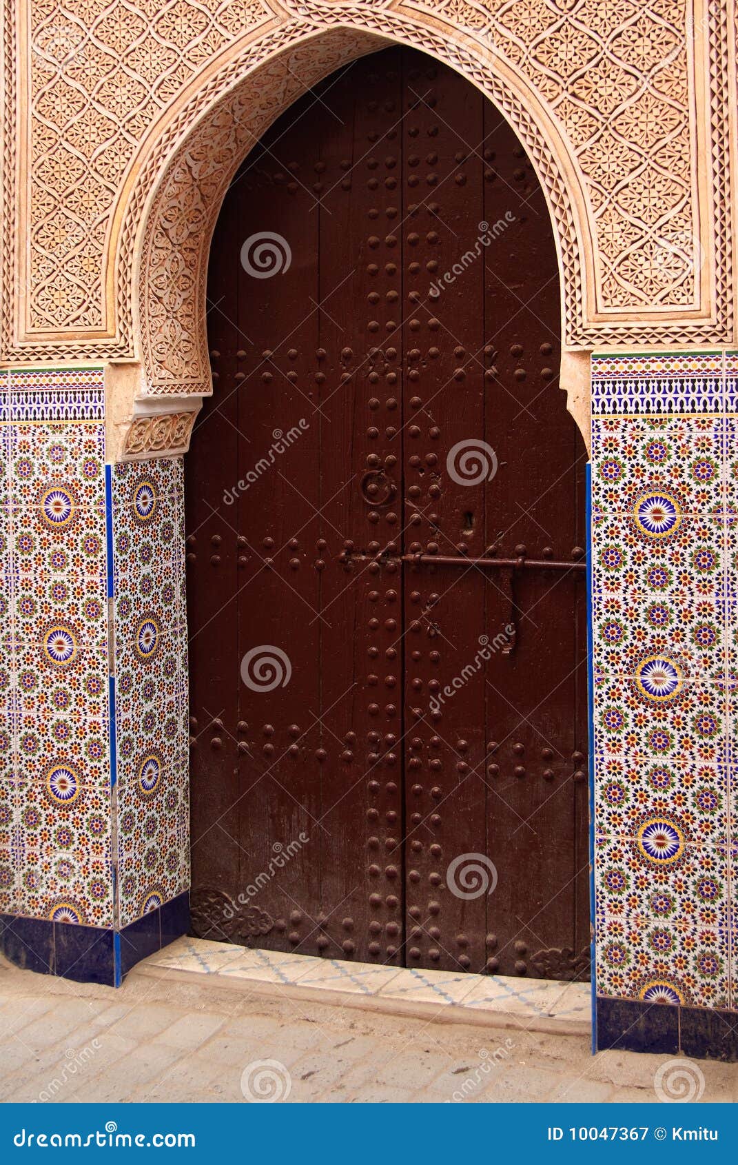 Old Decorated Gate in Marrakkech Stock Image - Image of morocco ...