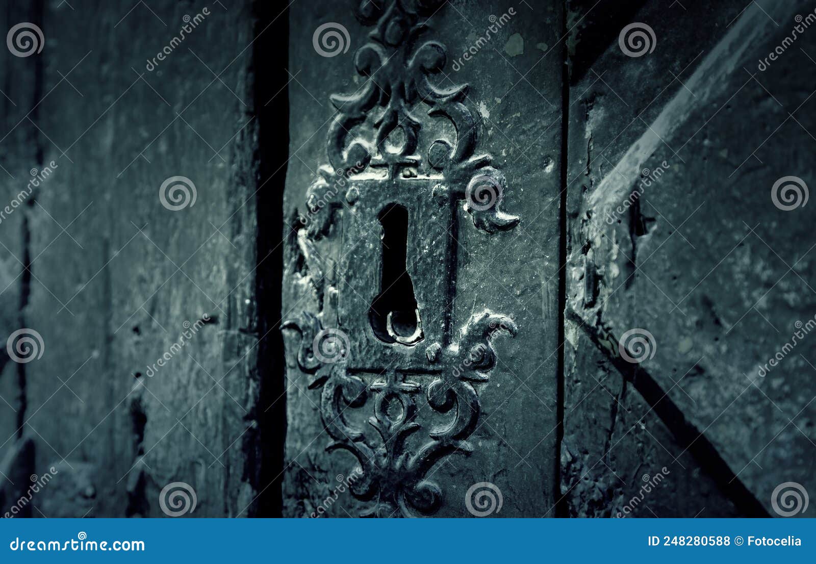 Medieval Lock. Medieval Padlock. Cerradura Medieval. Stock Photo ...