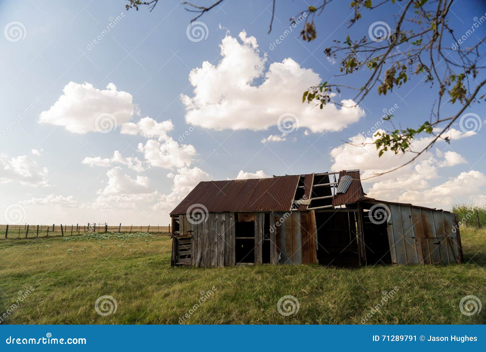 An Old Decrepit Wooden Barn Stock Image - Image of light, oklahoma ...